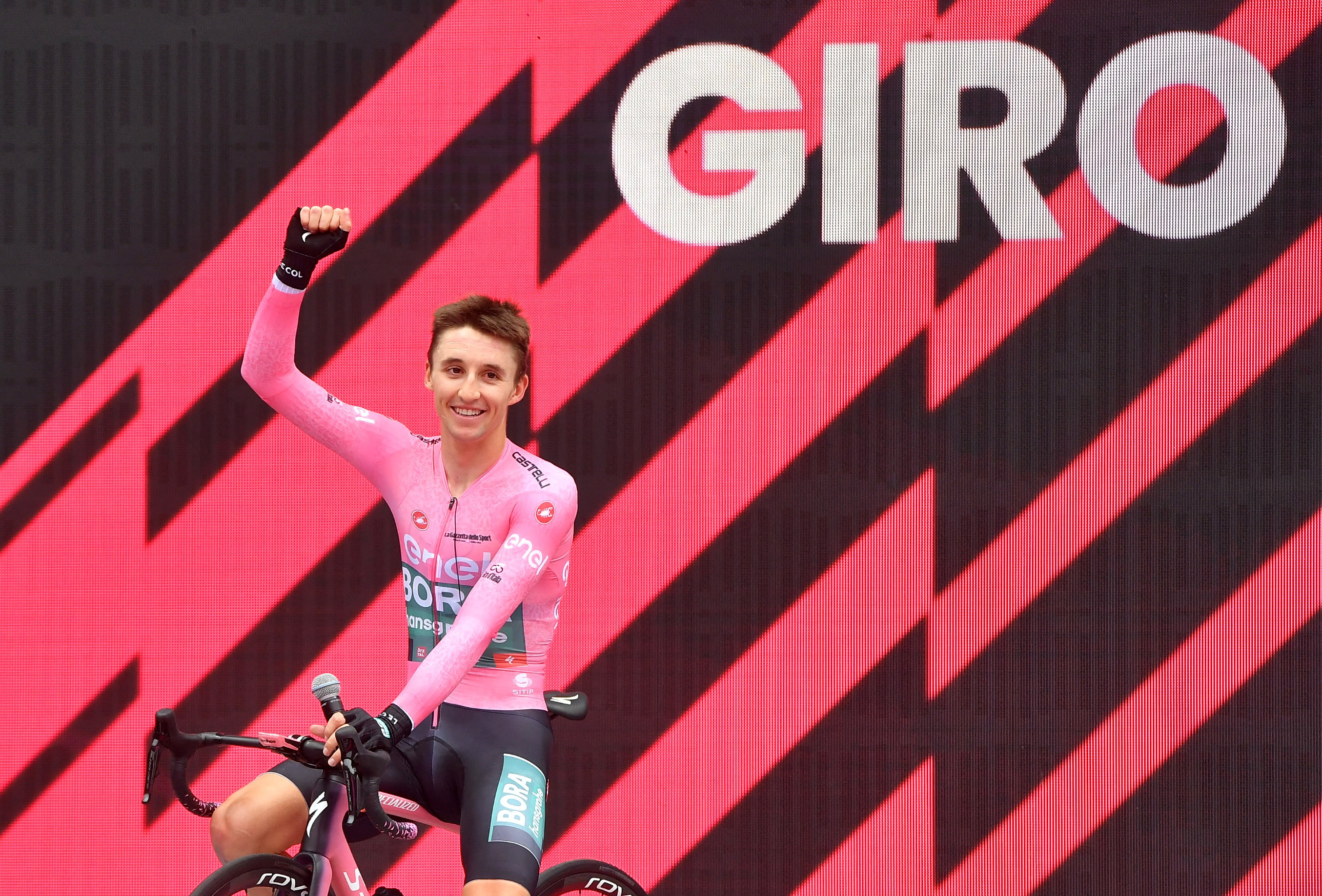 Giro win eases pain of 2020 near miss for Australian Hindley | Reuters