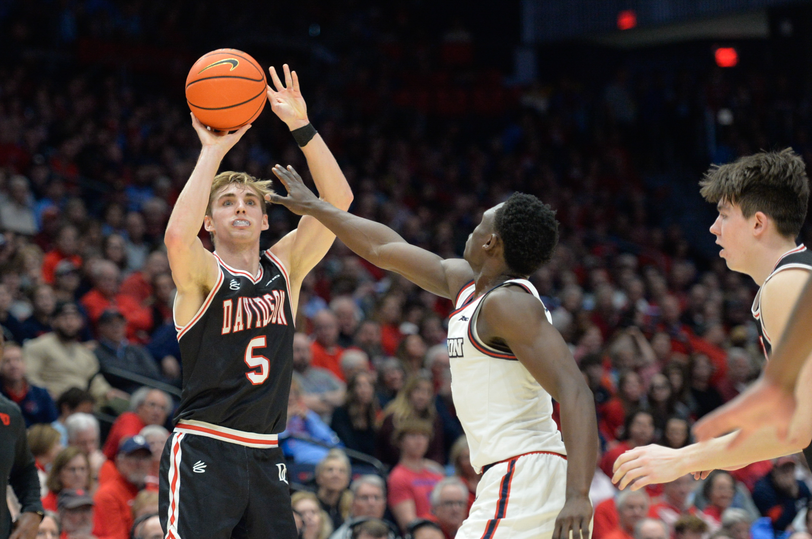Des Watson guides Loyola Chicago past No. 21 Dayton | Reuters
