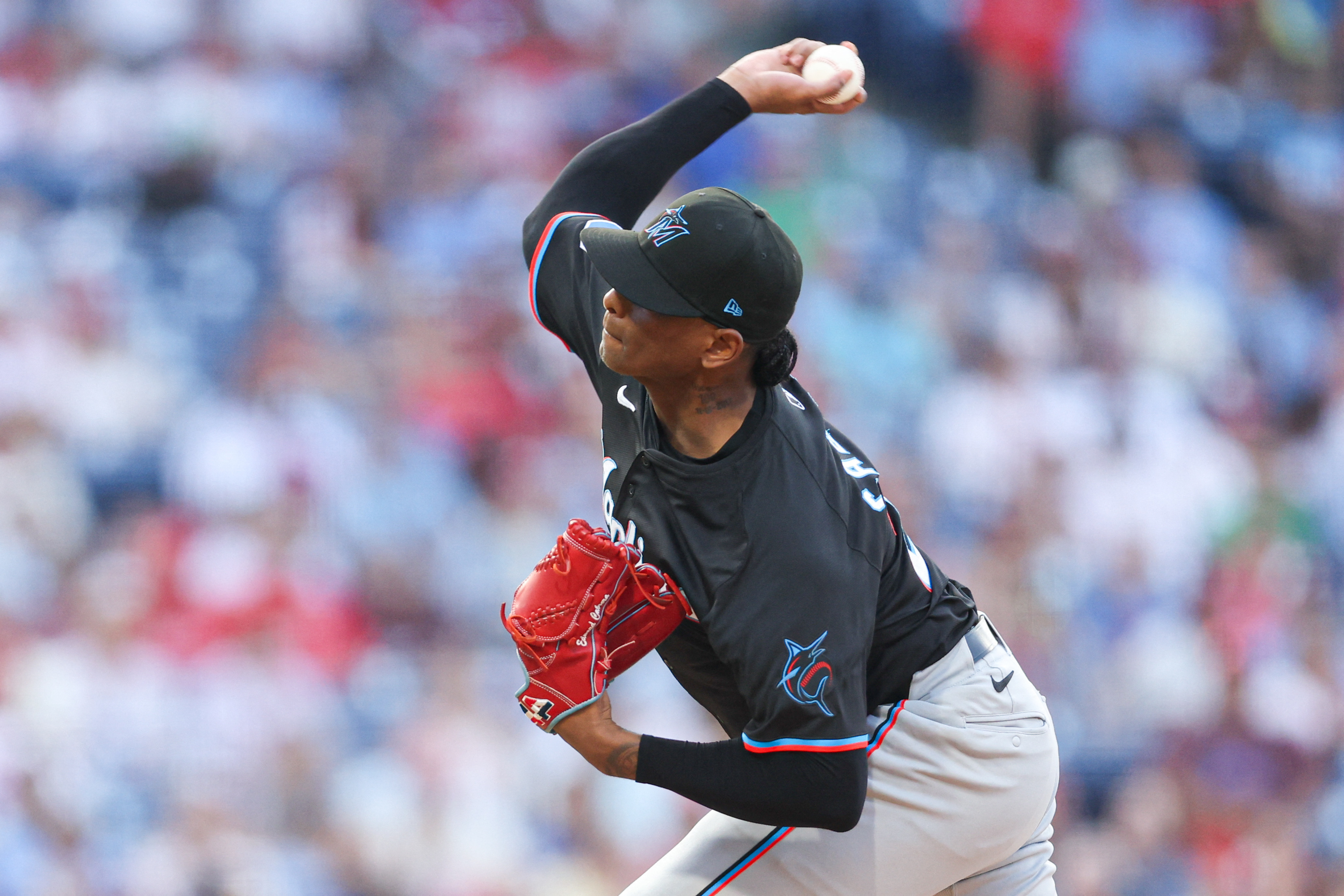 Phils rally past Marlins for 9-5 win | Reuters