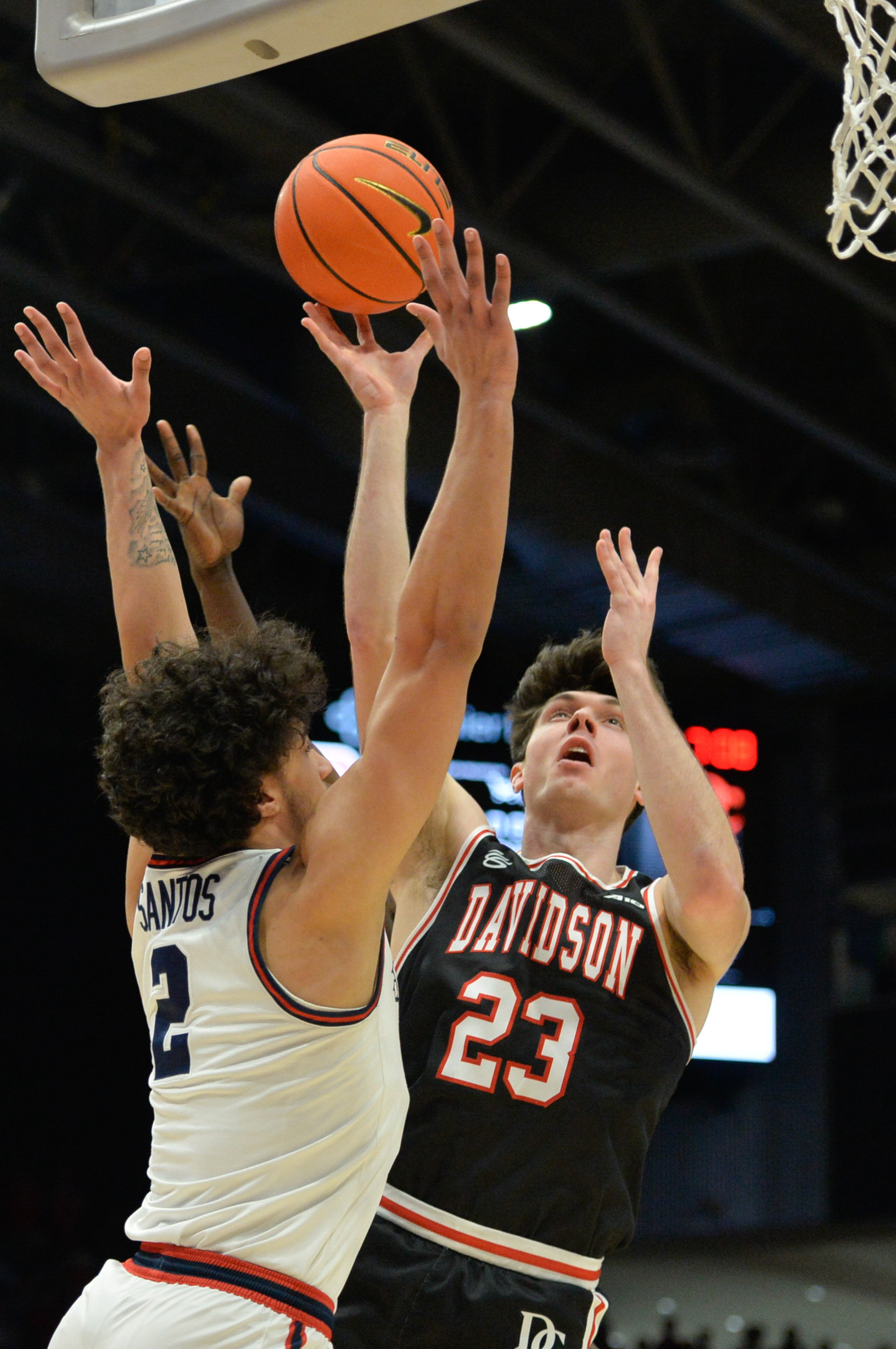 Des Watson guides Loyola Chicago past No. 21 Dayton | Reuters