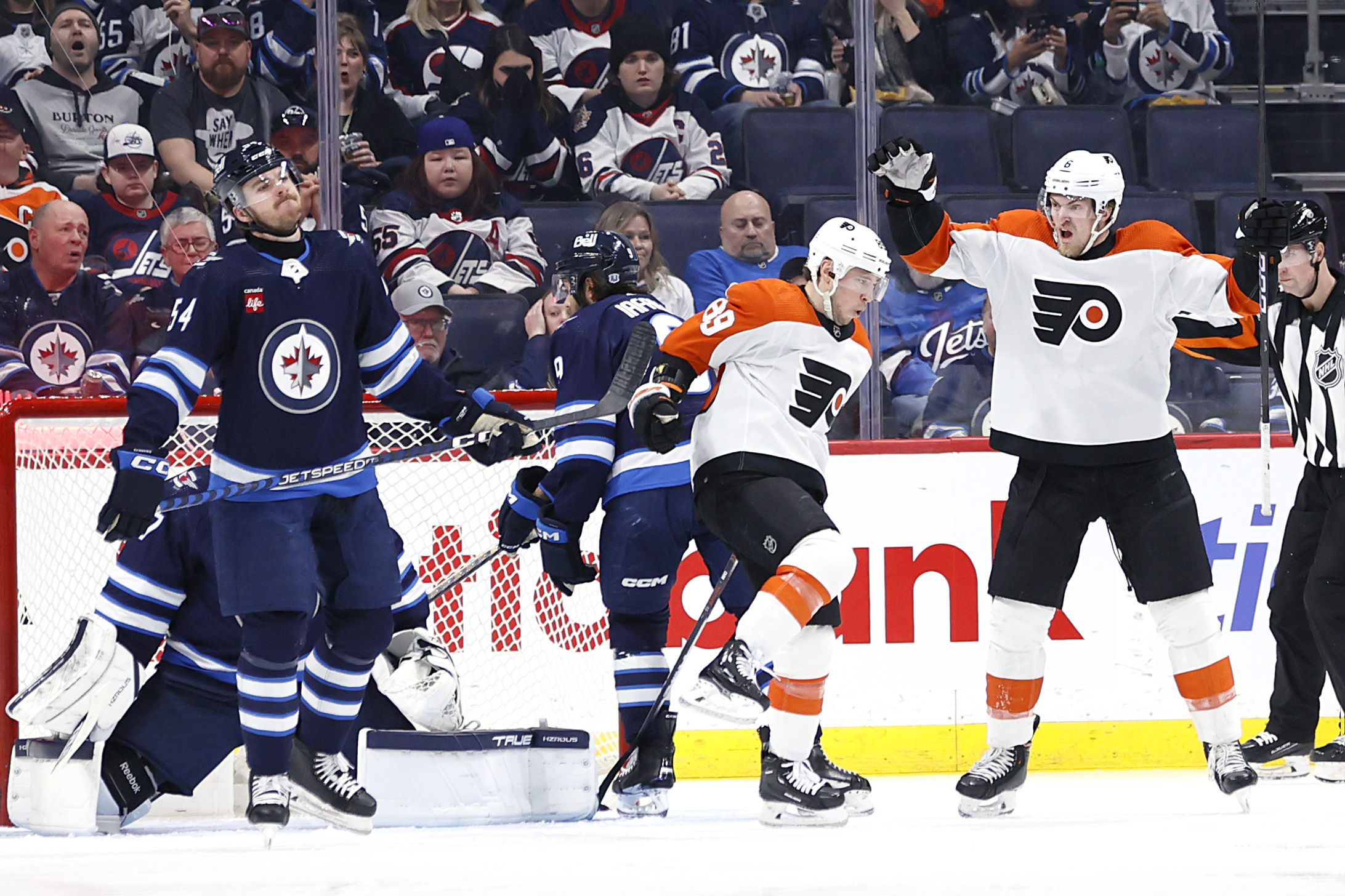 Flyers end Jets' franchise-record 8-game win streak | Reuters