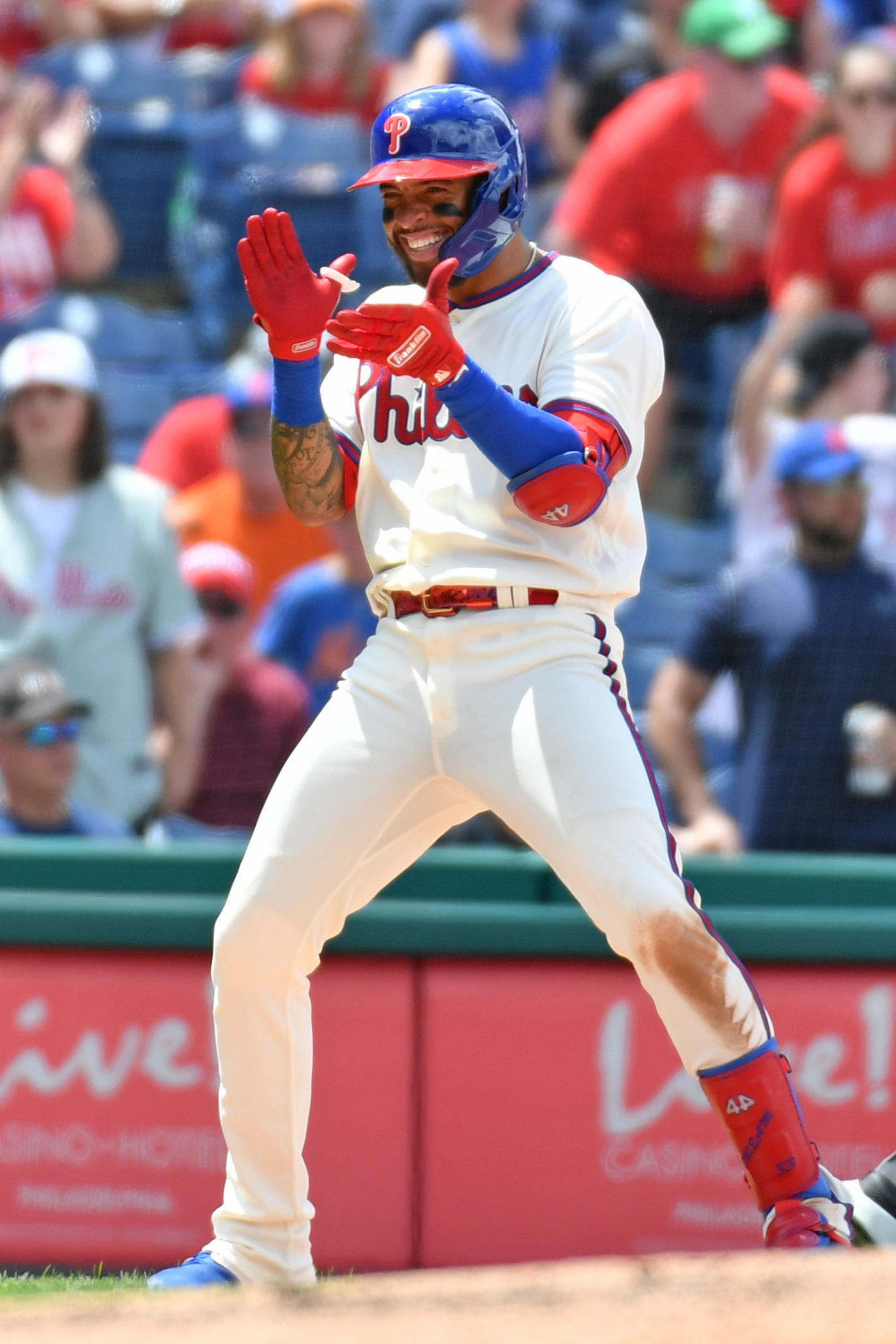 Phillies sweep Cubs, run road win streak to nine | Reuters