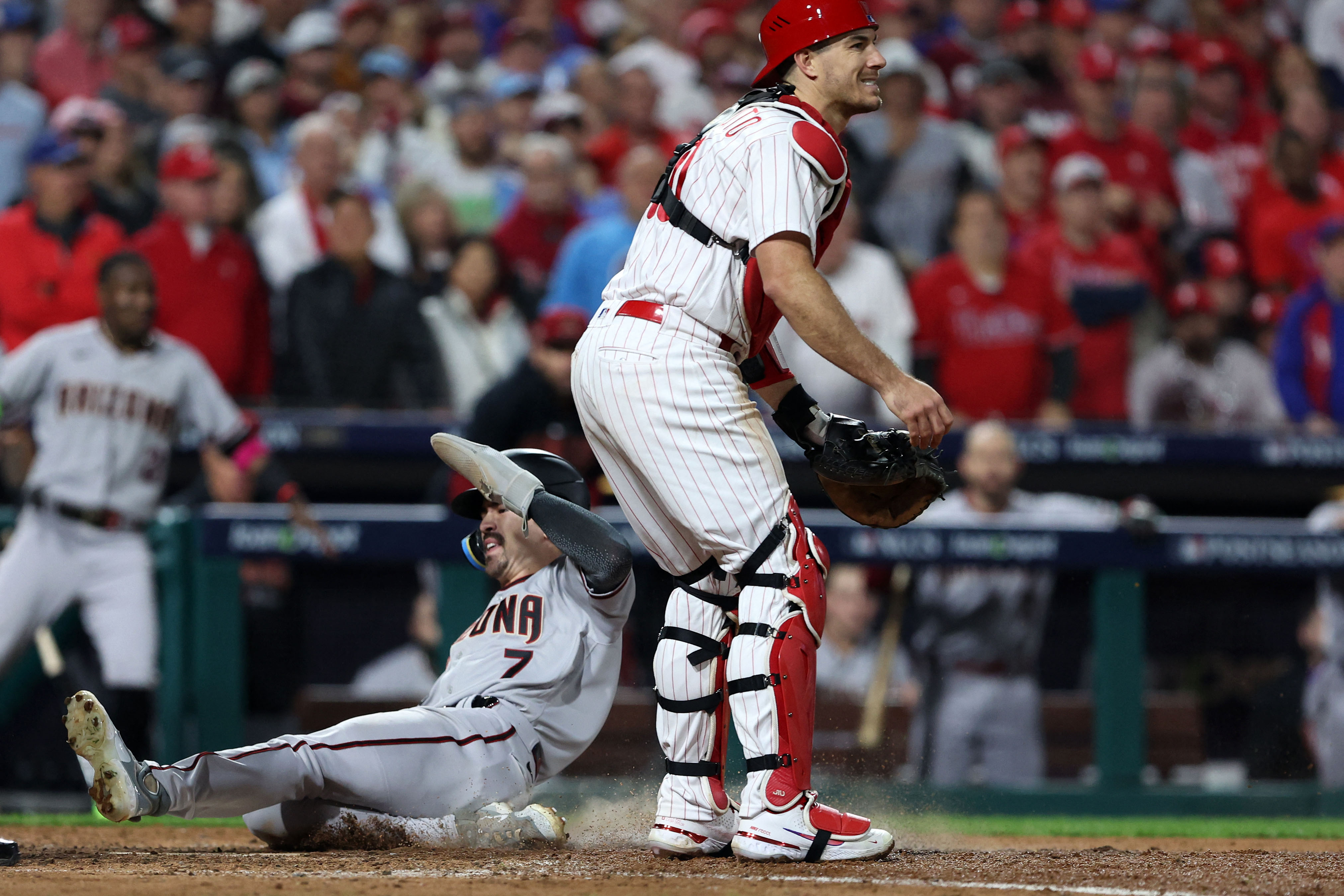 D-backs cap NLCS comeback, stun Phillies in Game 7 | Reuters