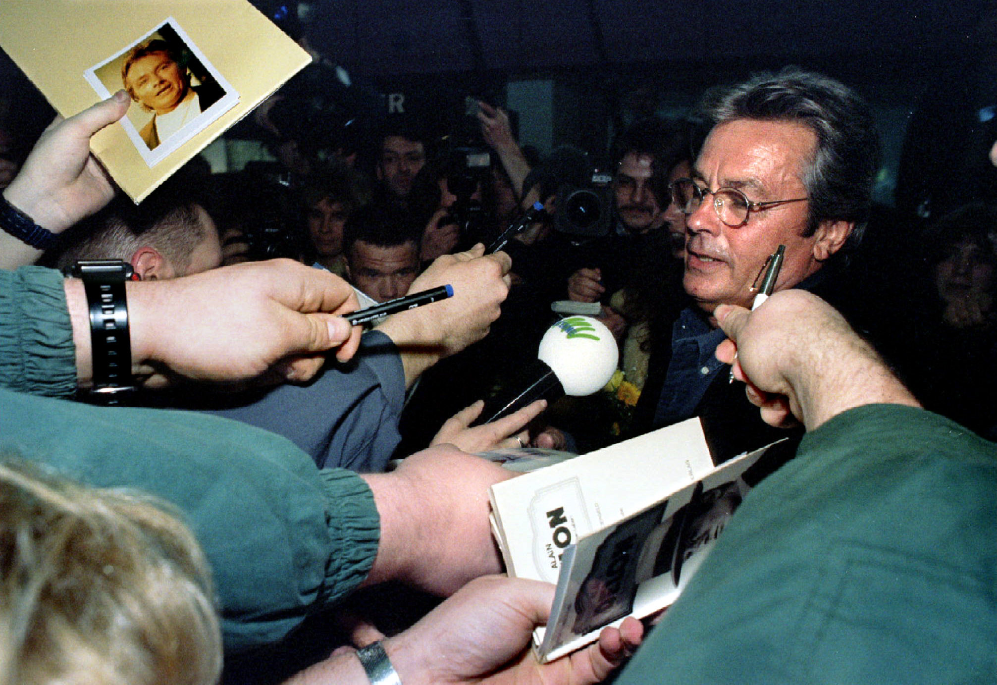 French movie giant Alain Delon dies aged 88 | Reuters