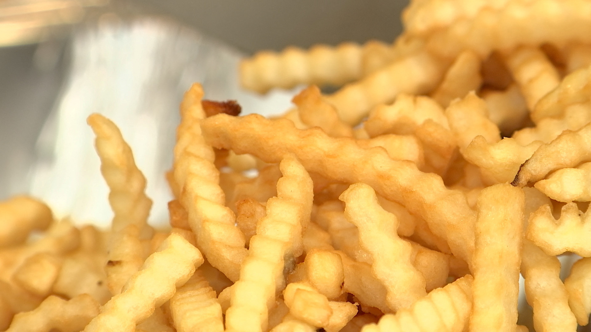 Robots are making French fries faster, better than humans | Reuters