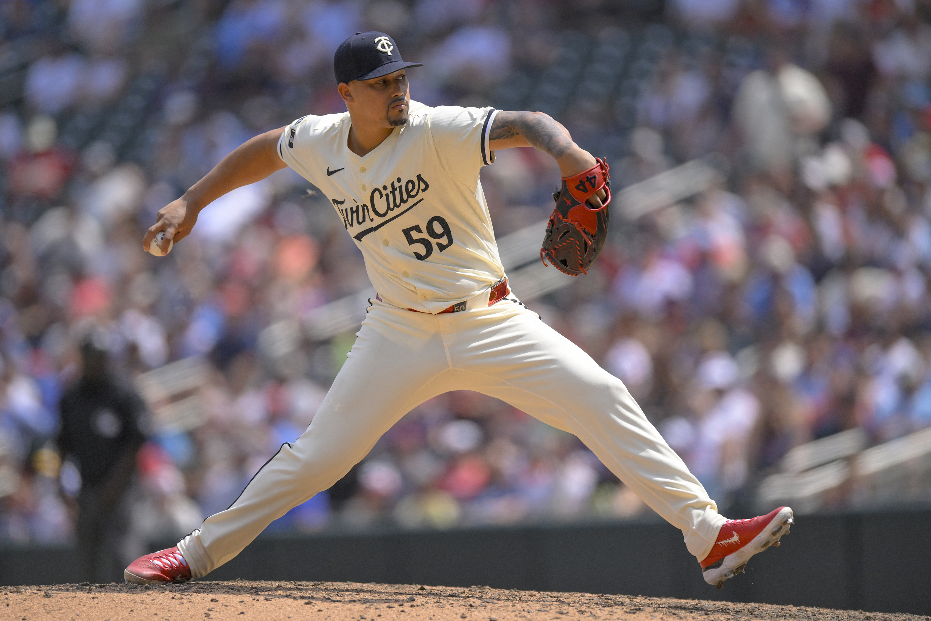 Max Kepler's winning hit allows Twins to silence Phillies | Reuters