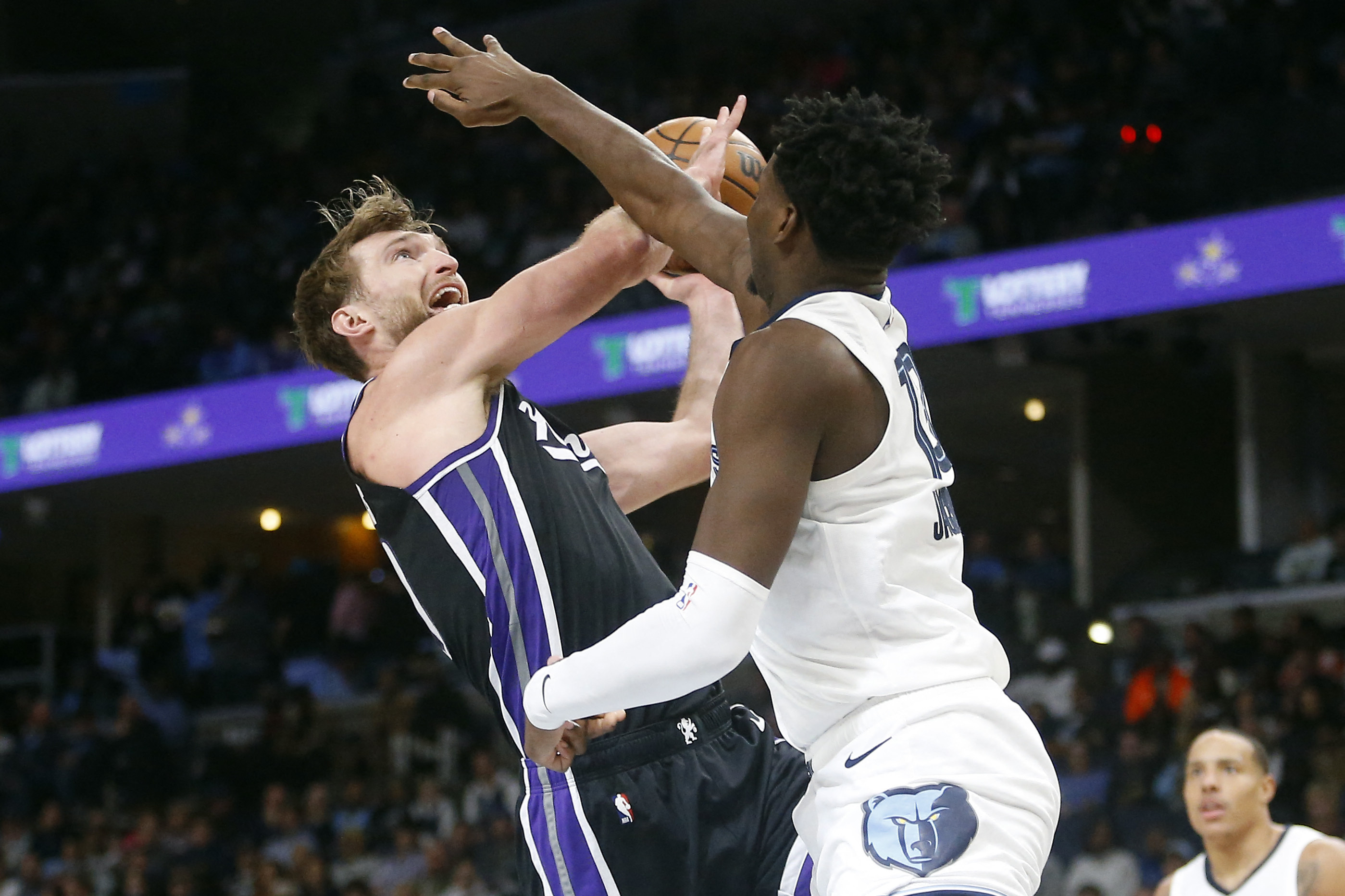 Domantas Sabonis (triple-double) carries Kings past Grizzlies | Reuters