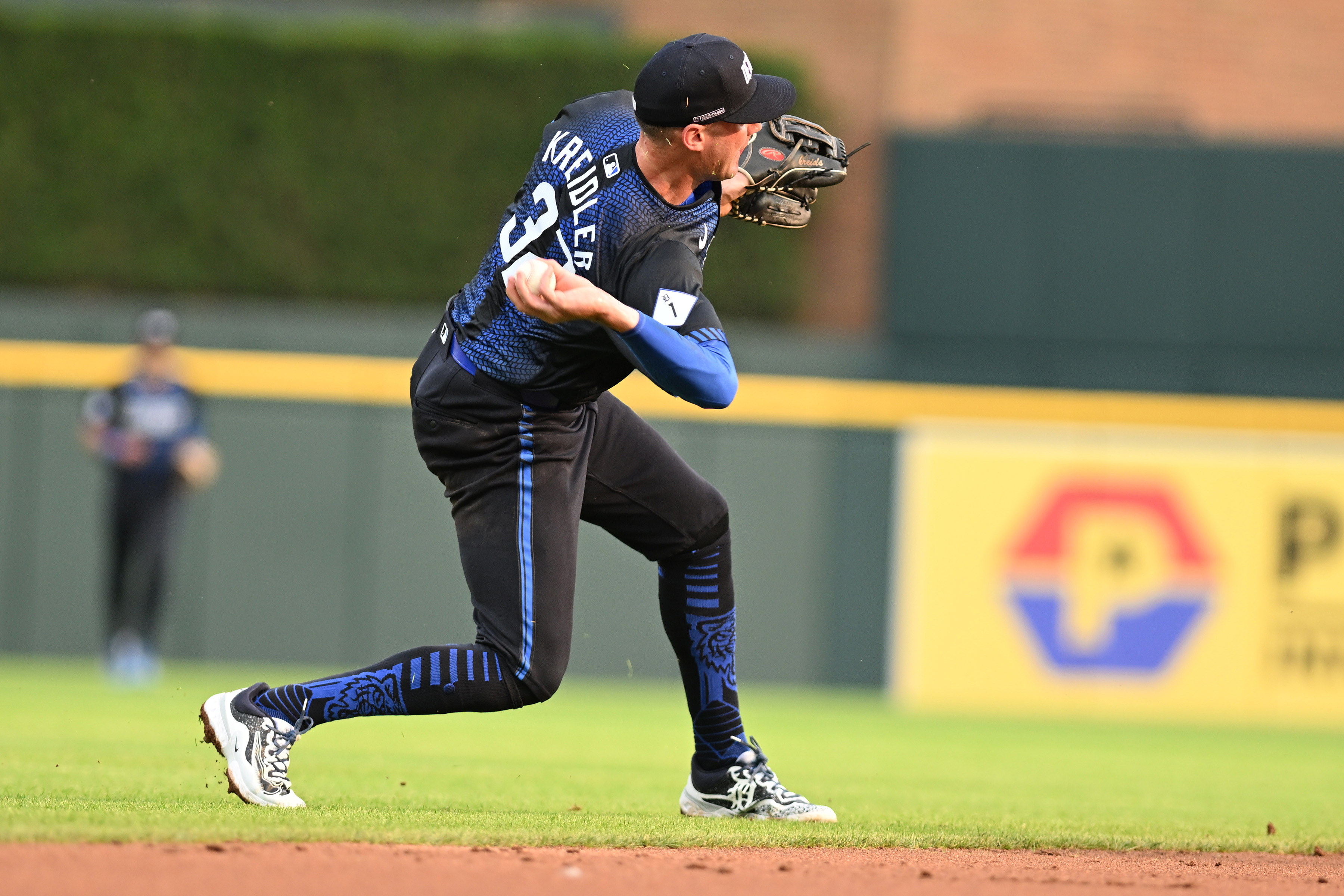 Drew Thorpe earns first career win, White Sox down Tigers | Reuters