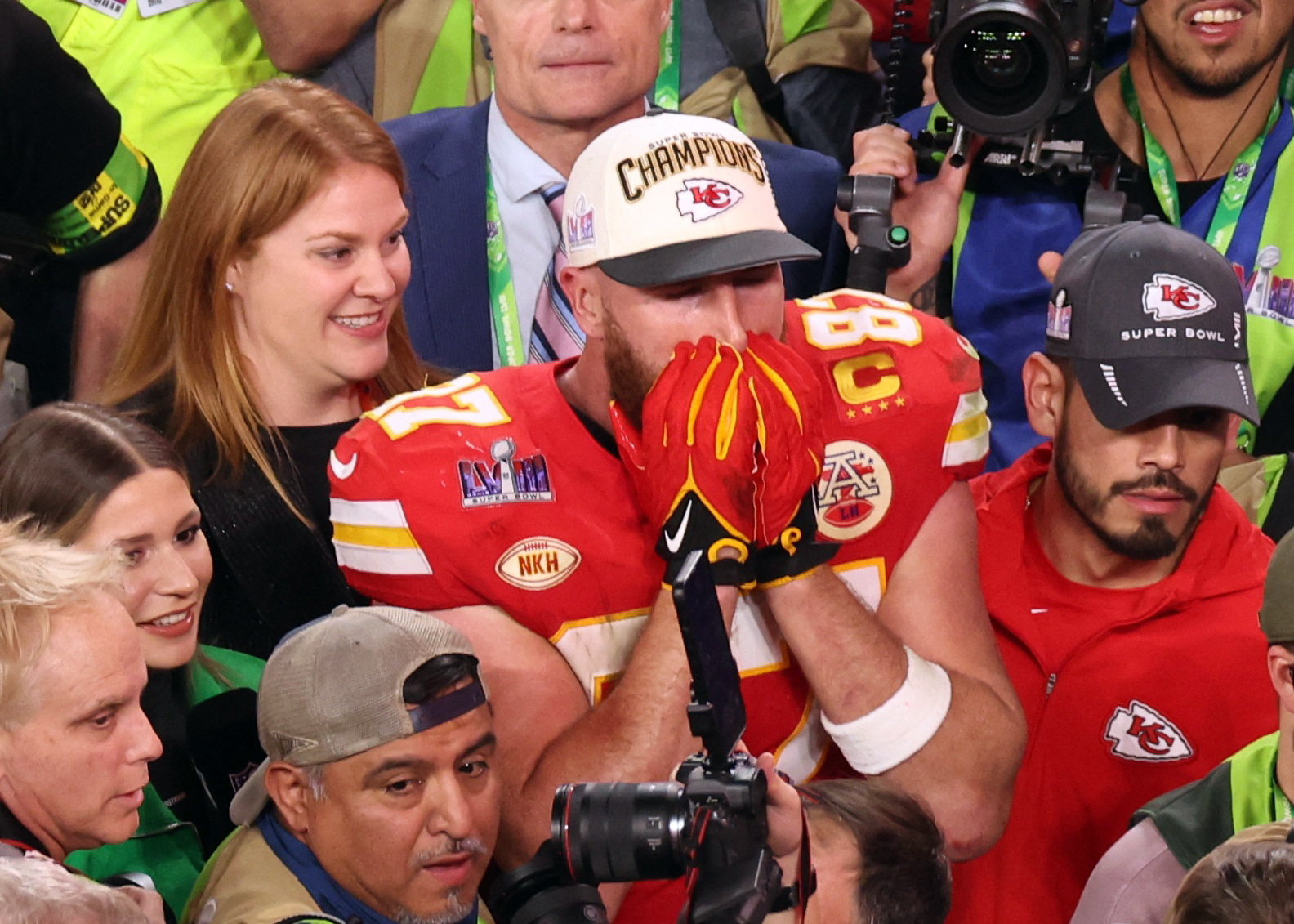 Chiefs beat Niners in Sin City Super Bowl overtime thriller | Reuters