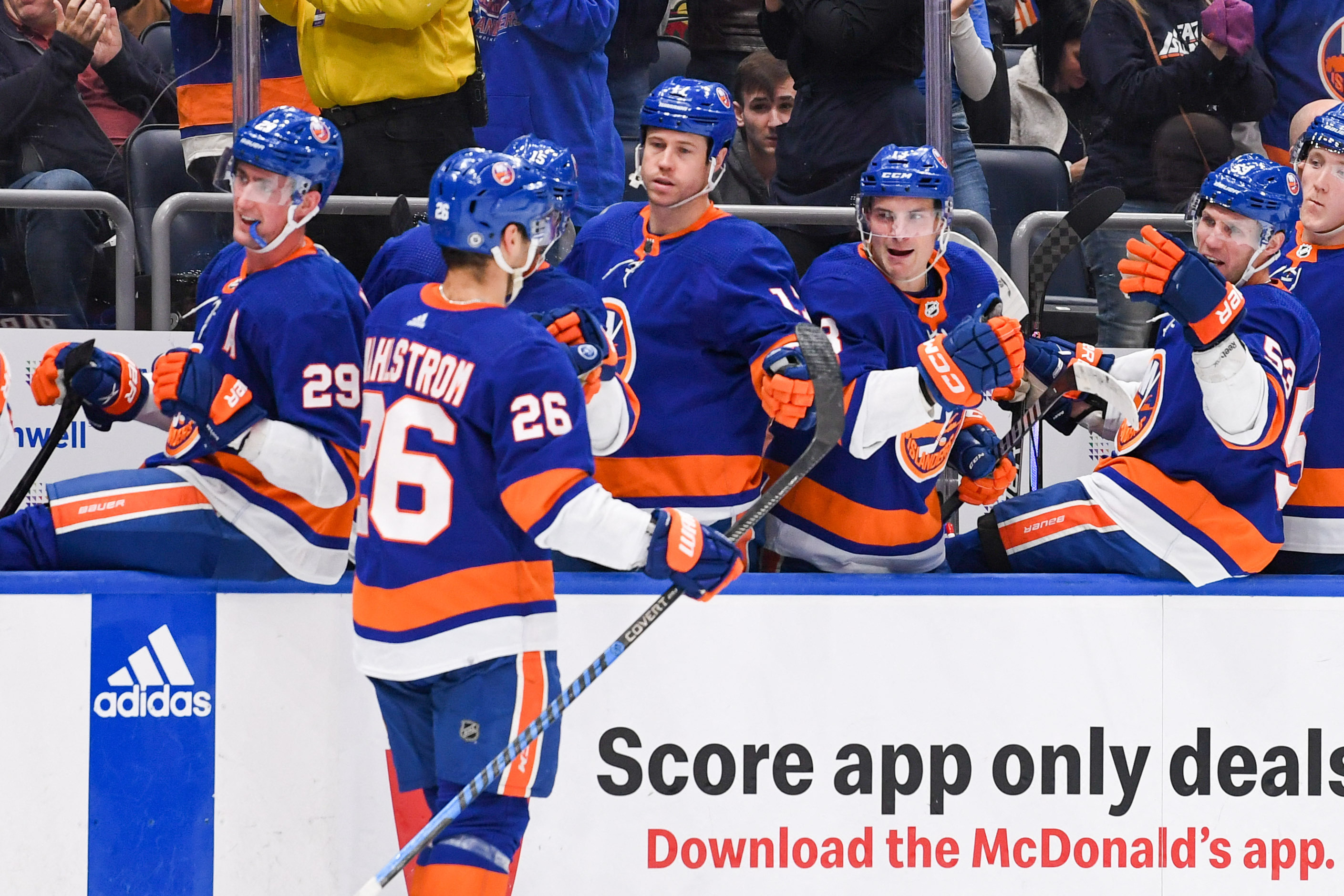 Wild beat Islanders for 2nd straight win | Reuters