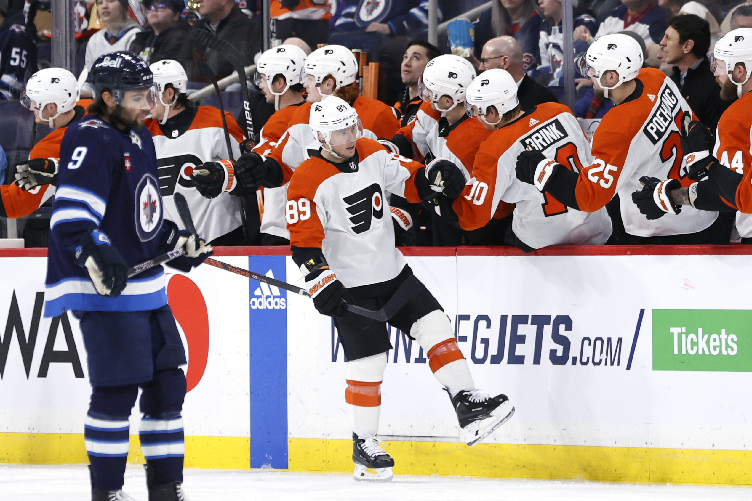 Flyers end Jets' franchise-record 8-game win streak | Reuters