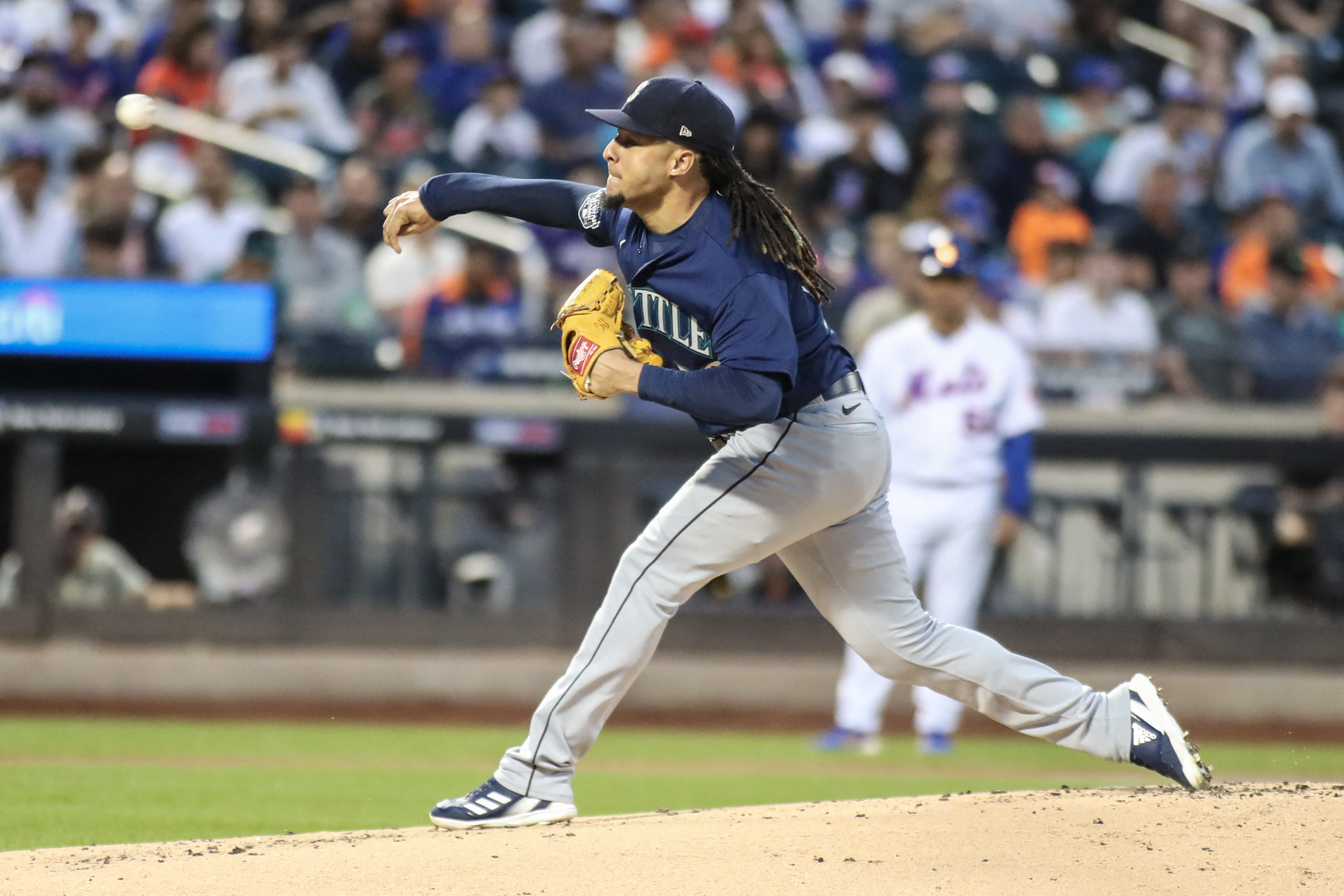 Mariners score last, win seesaw game with Mets | Reuters