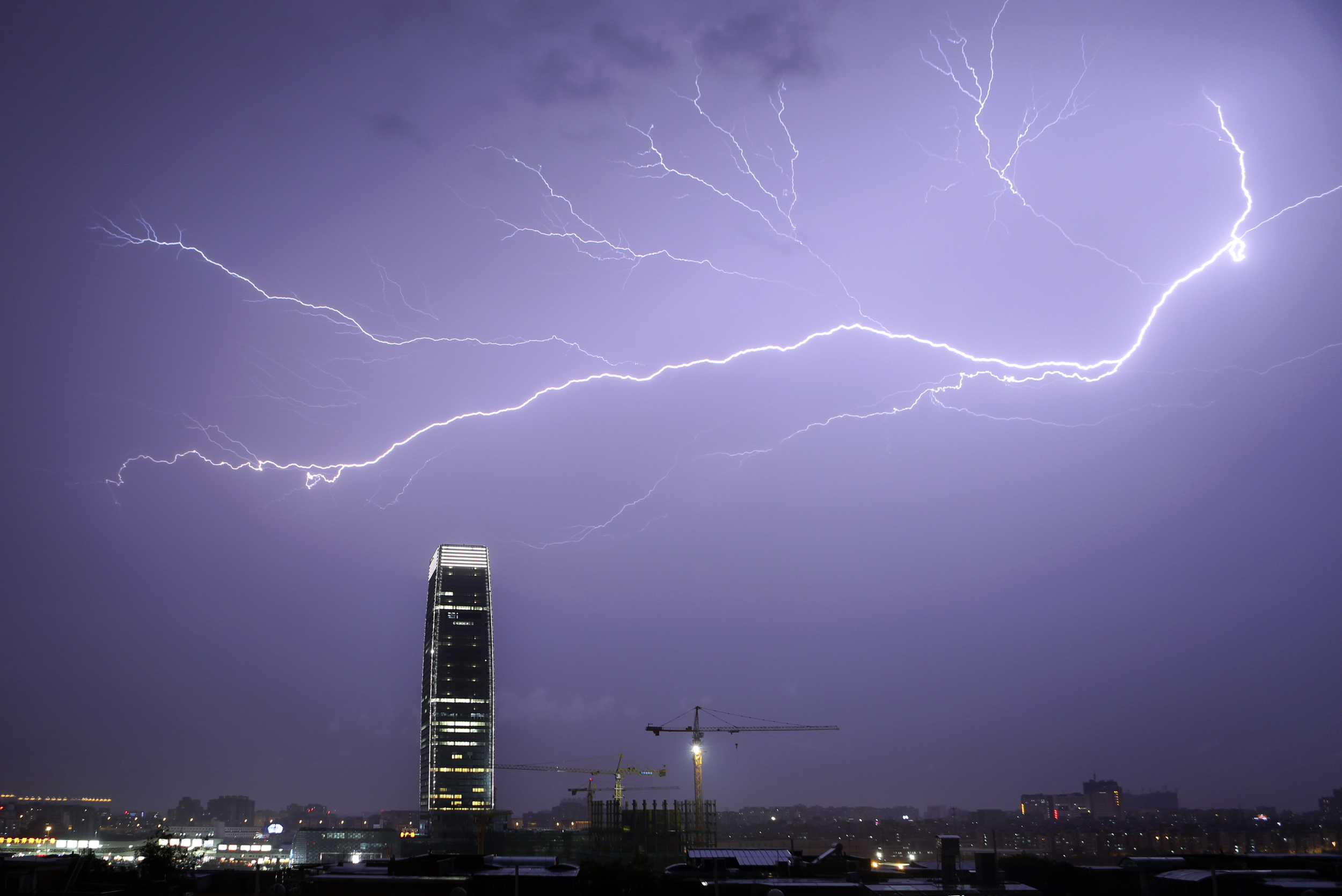 China’s private cloud giants sail into storm | Reuters
