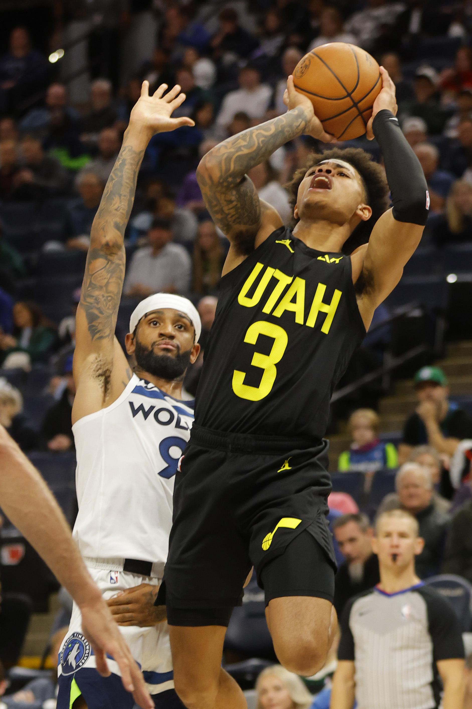 Wolves' third-quarter surge sends Jazz to defeat | Reuters