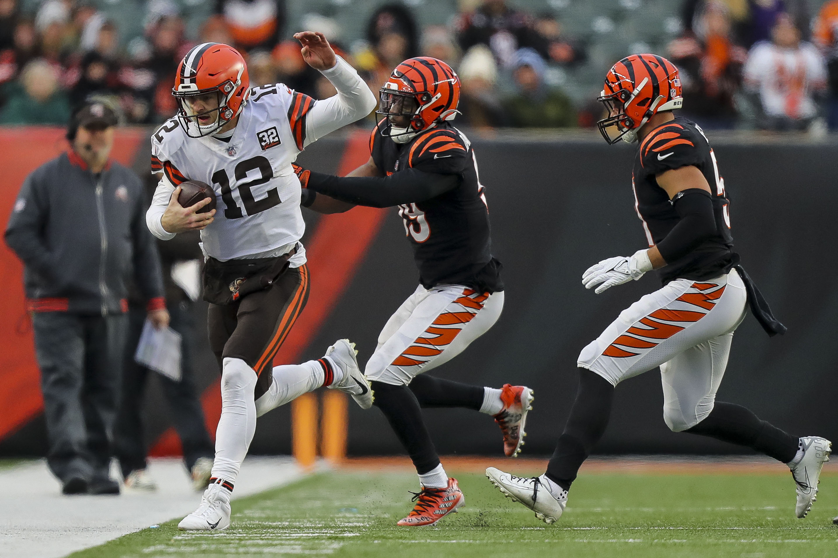 Bengals roll past Browns; entire AFC North finishes above .500 | Reuters