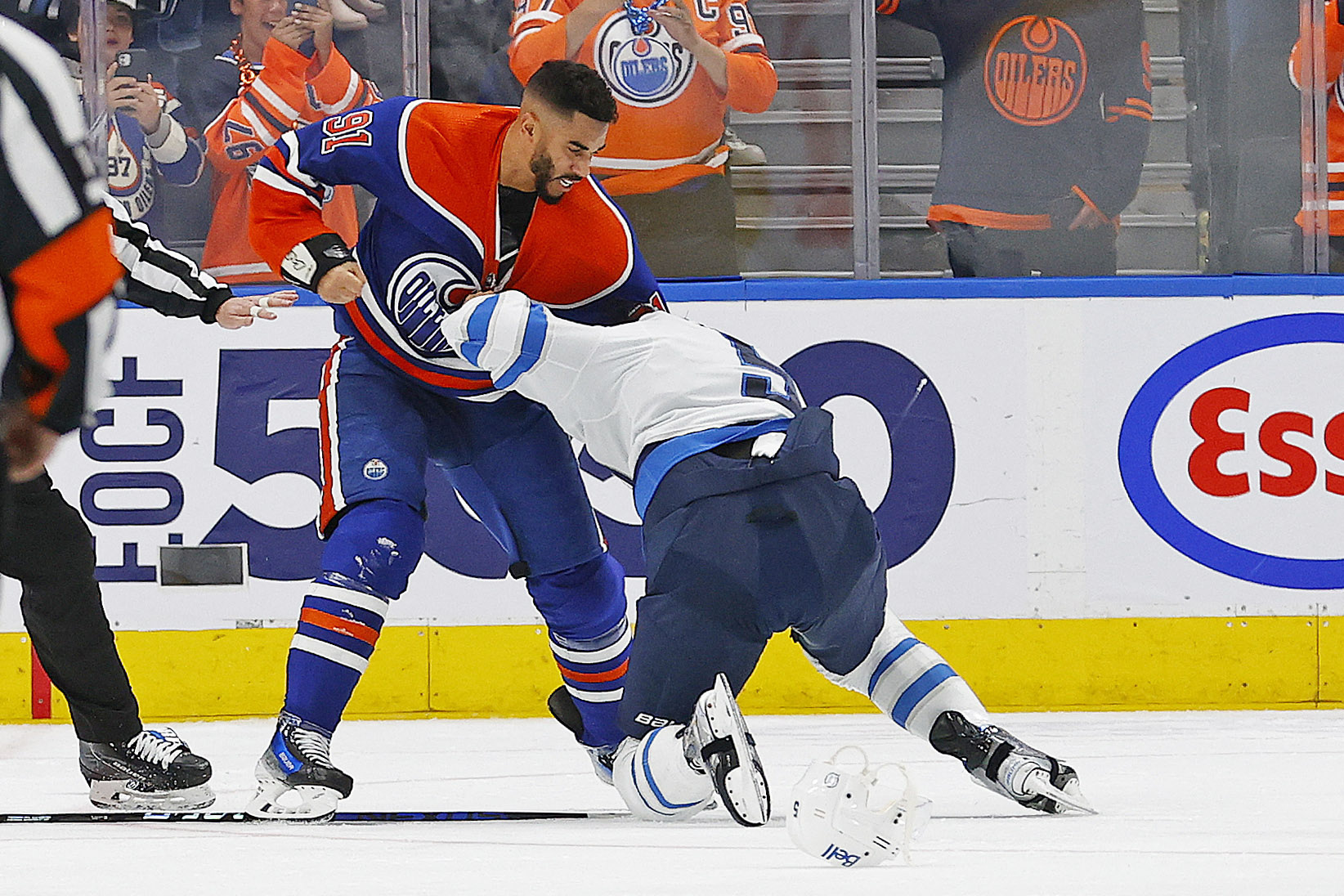 Jets fight back from 2-0 hole, beat Oilers in OT | Reuters
