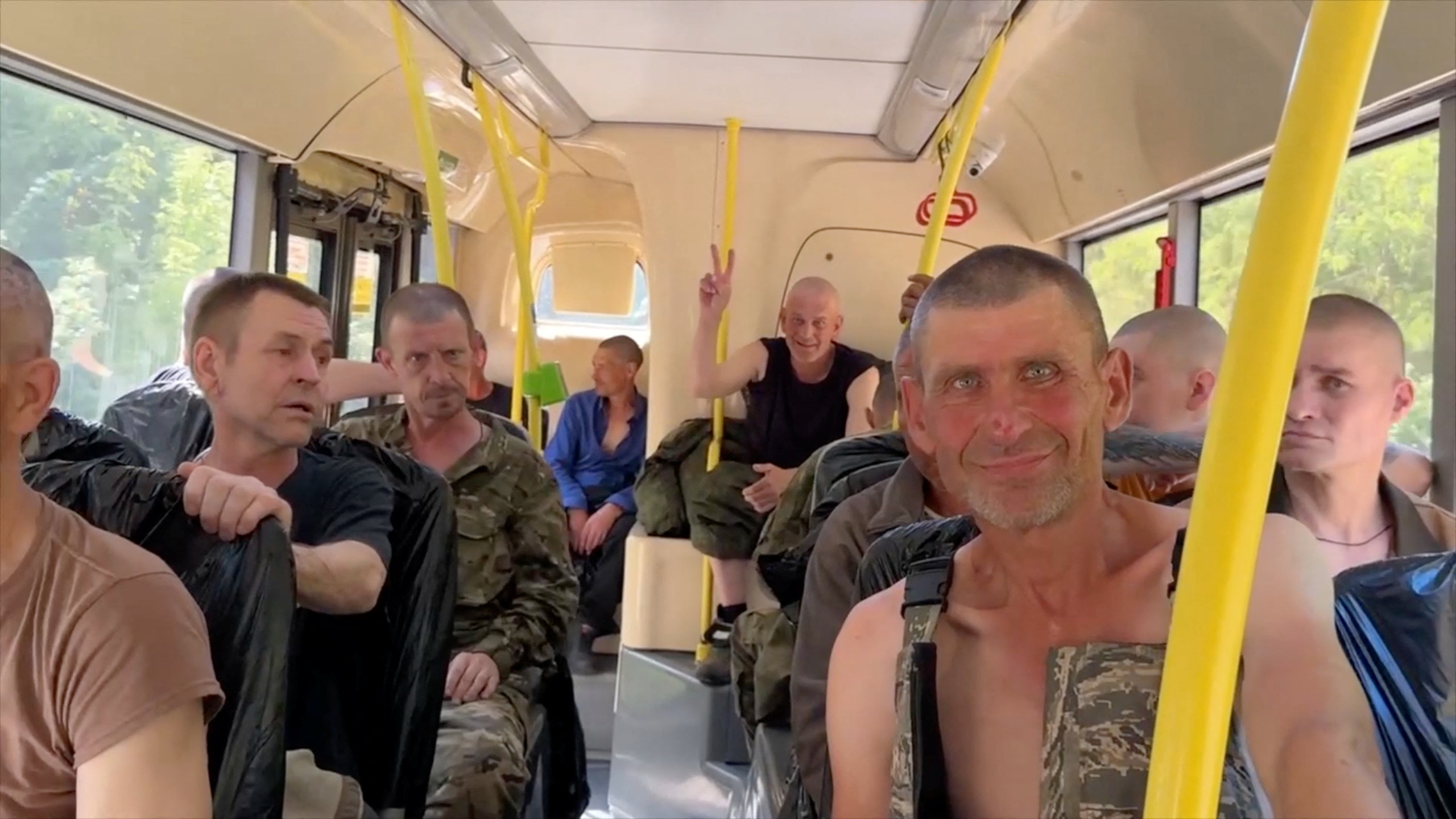 Russia, Ukraine exchange 190 prisoners in third swap in weeks | Reuters