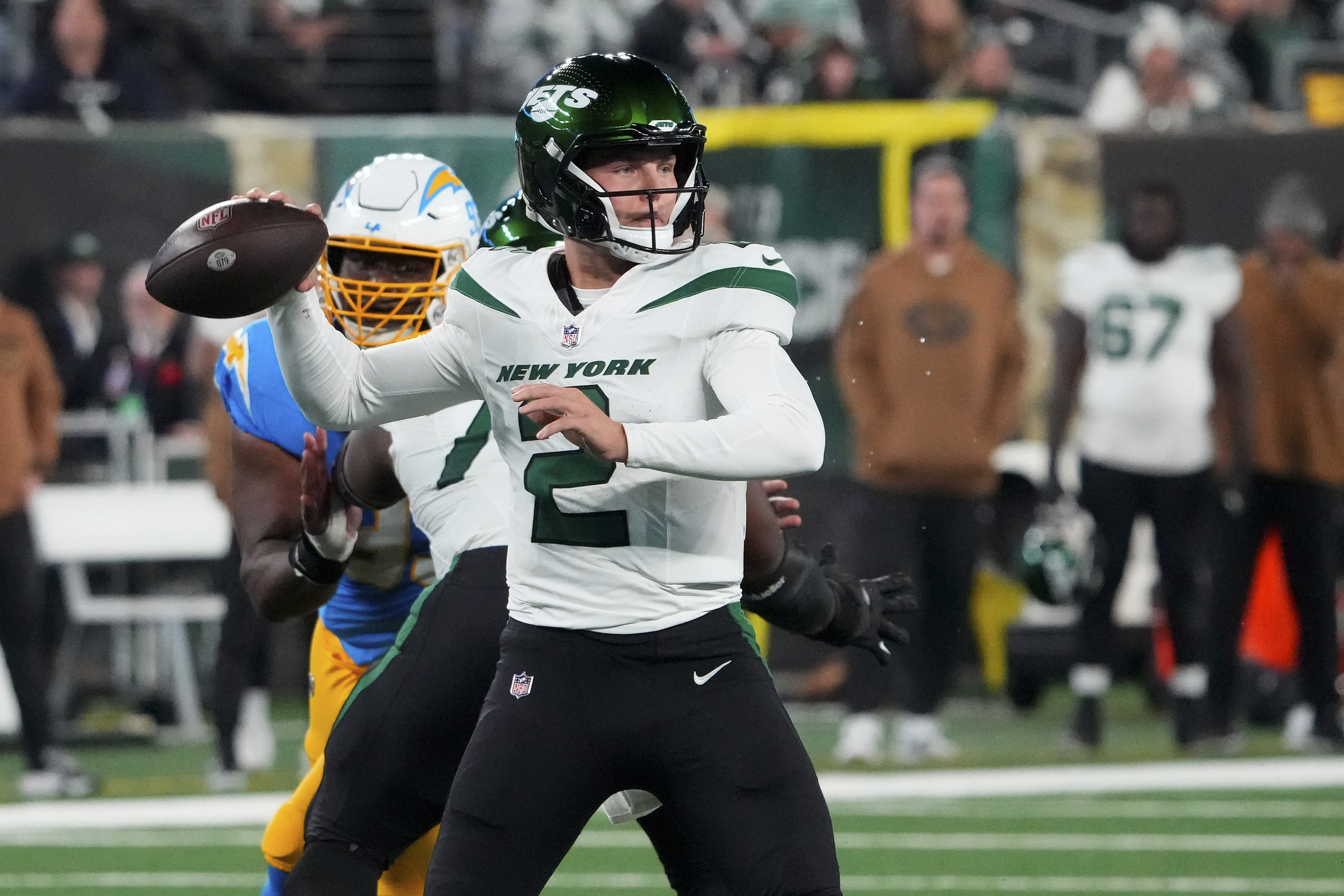 Derius Davis sets tone early as Chargers snuff Jets | Reuters