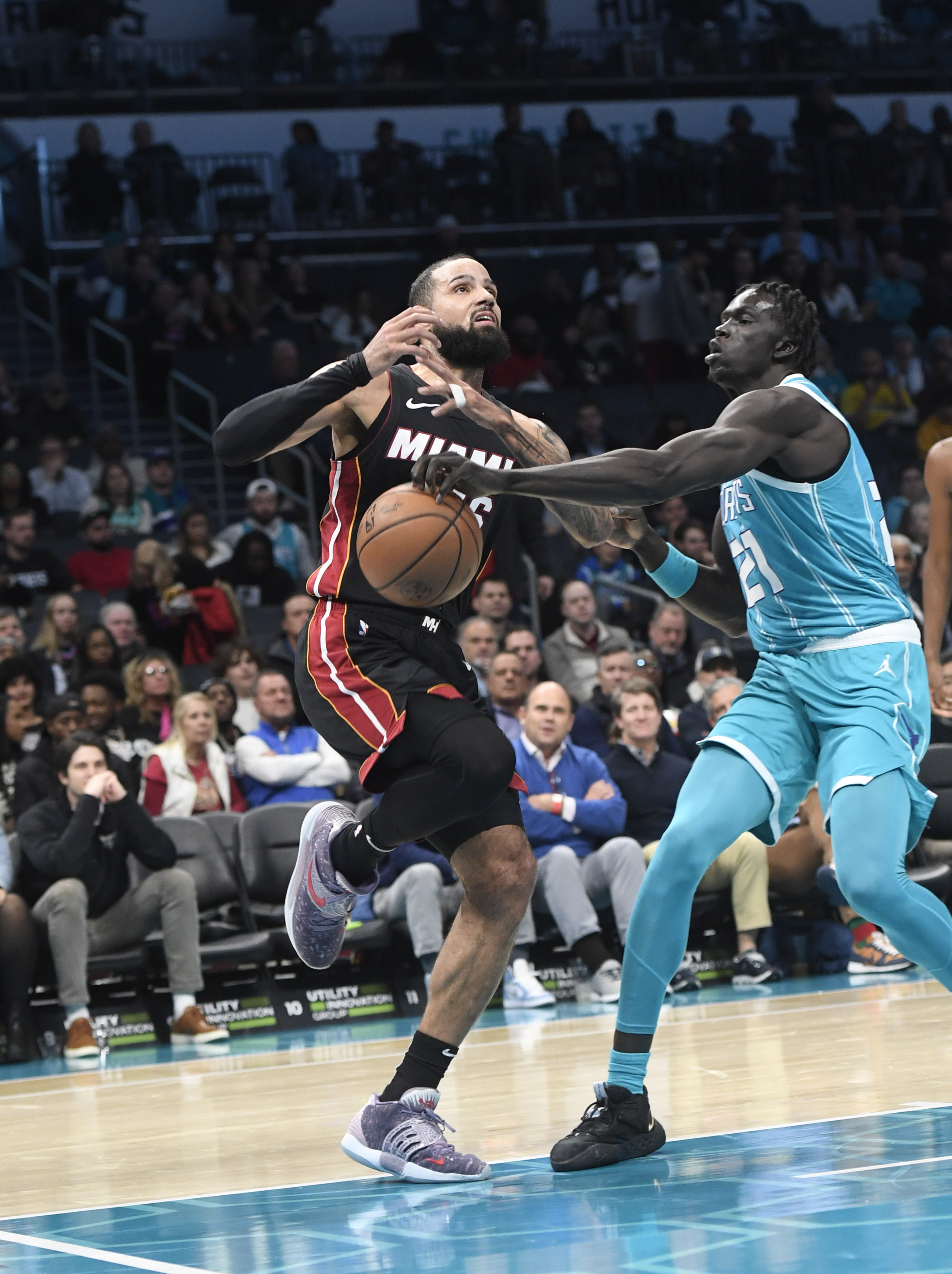 Heat Survive Late Wobble Hold Off Hornets Reuters