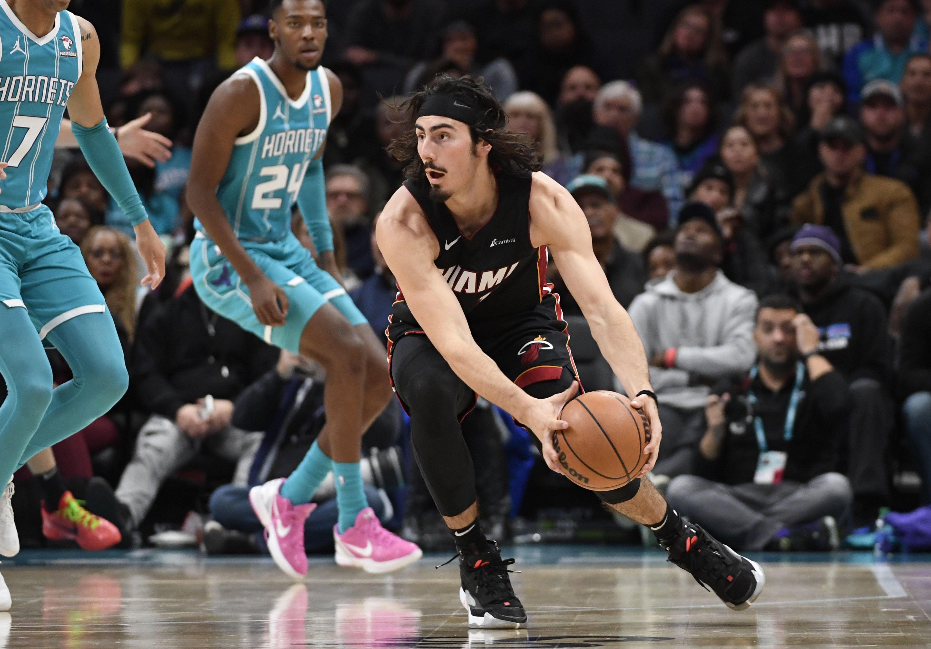 Heat Survive Late Wobble Hold Off Hornets Reuters