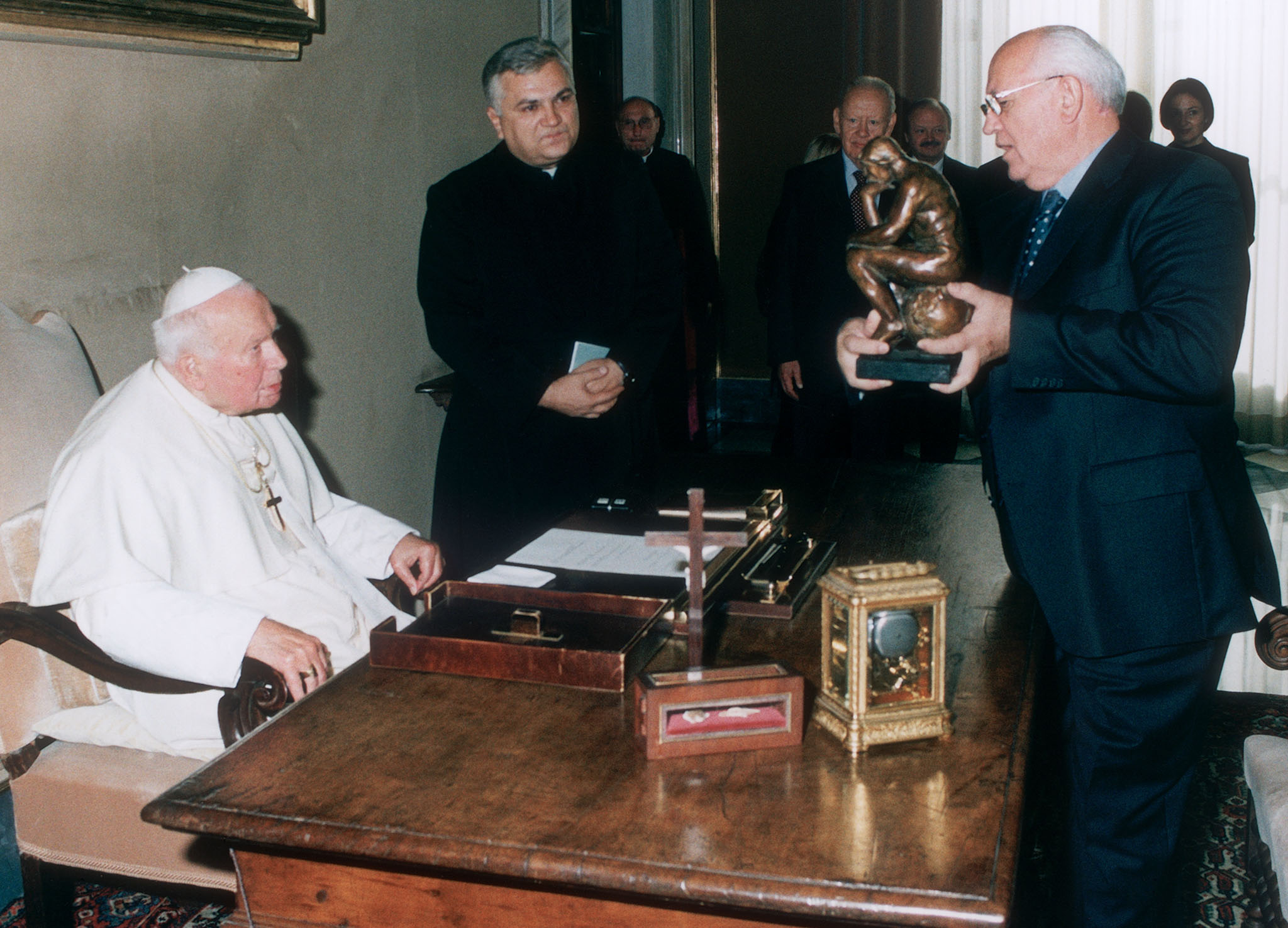 Pope Francis praises Gorbachev as far-sighted statesman | Reuters