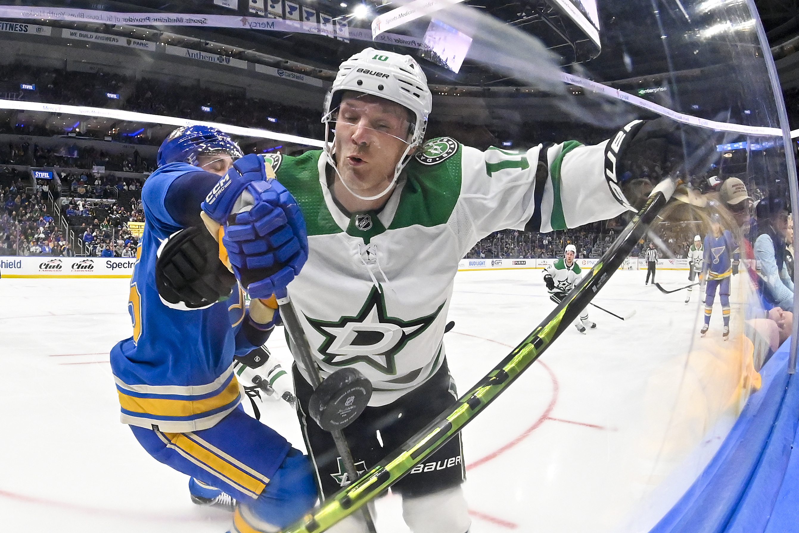 Colton Parayko nets game-winner as Blues edge Stars in OT | Reuters