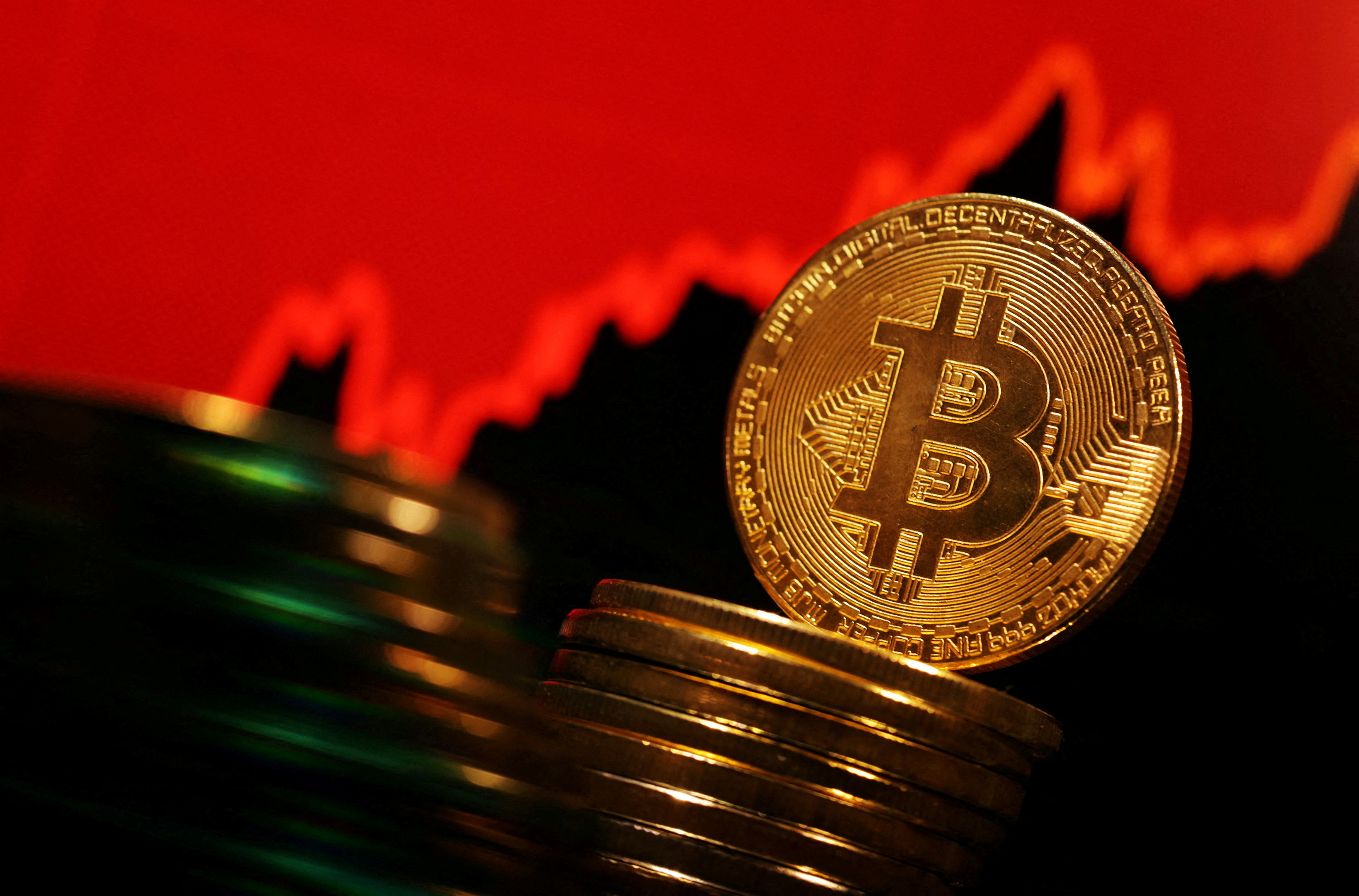 Bitcoin ETFs test investor commitment to gold-backed paper | Reuters