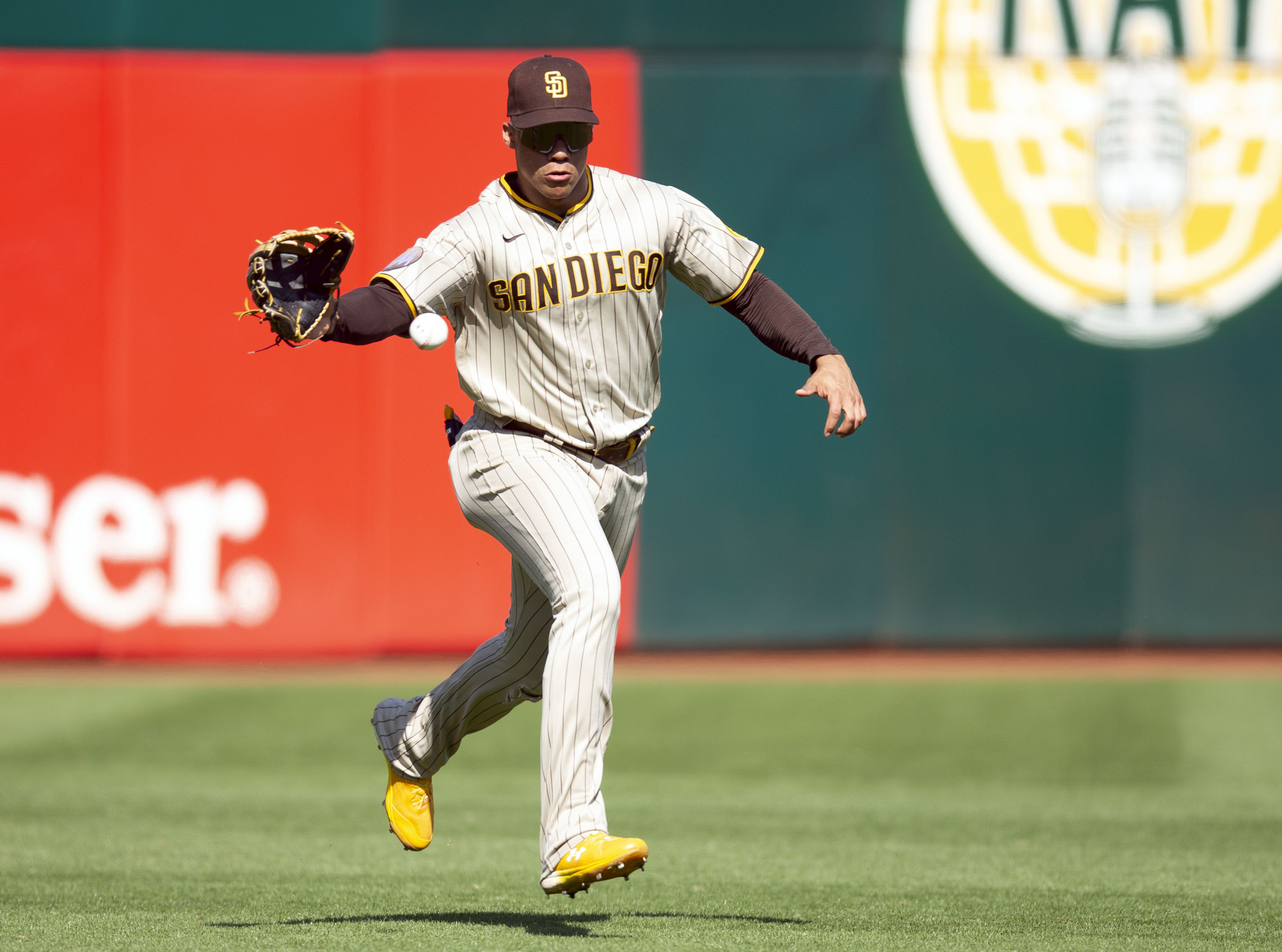 Padres edge A’s, give rookie hurler first major league win | Reuters