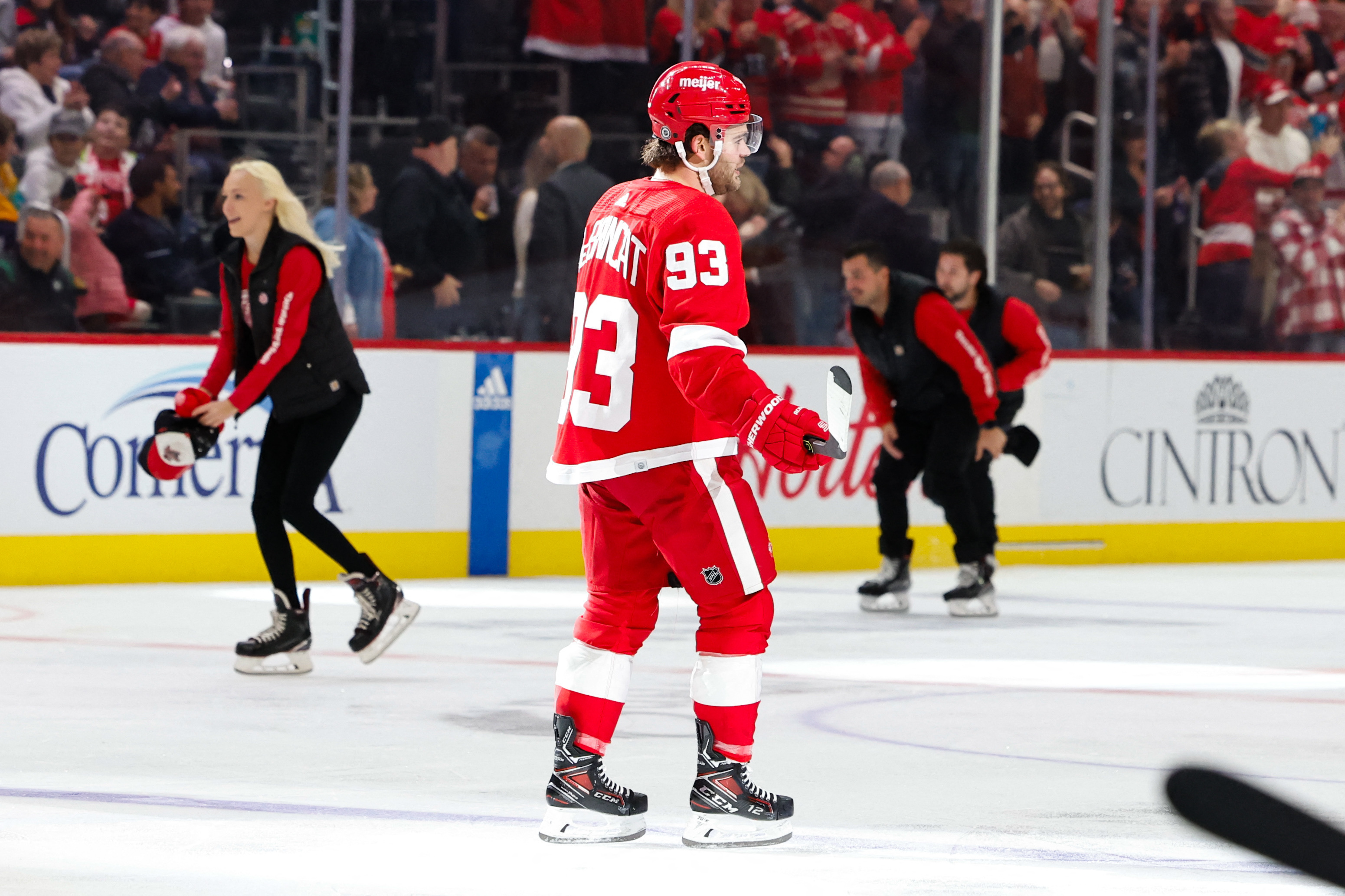 Alex DeBrincat nets hat trick, Red Wings top Flames for 5th straight ...