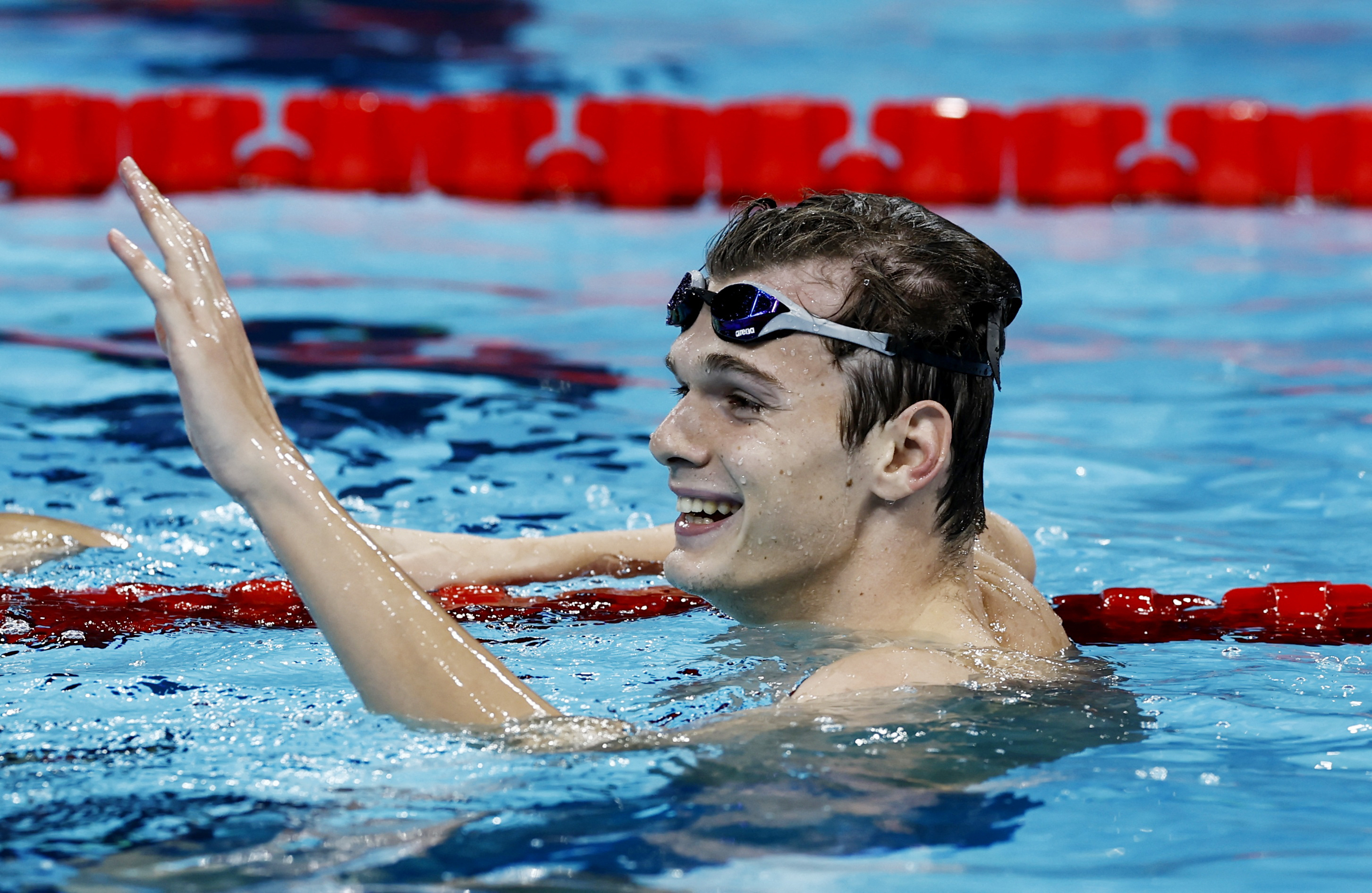 Swimming-Hungary's Kos wins men's 200m backstroke gold | Reuters