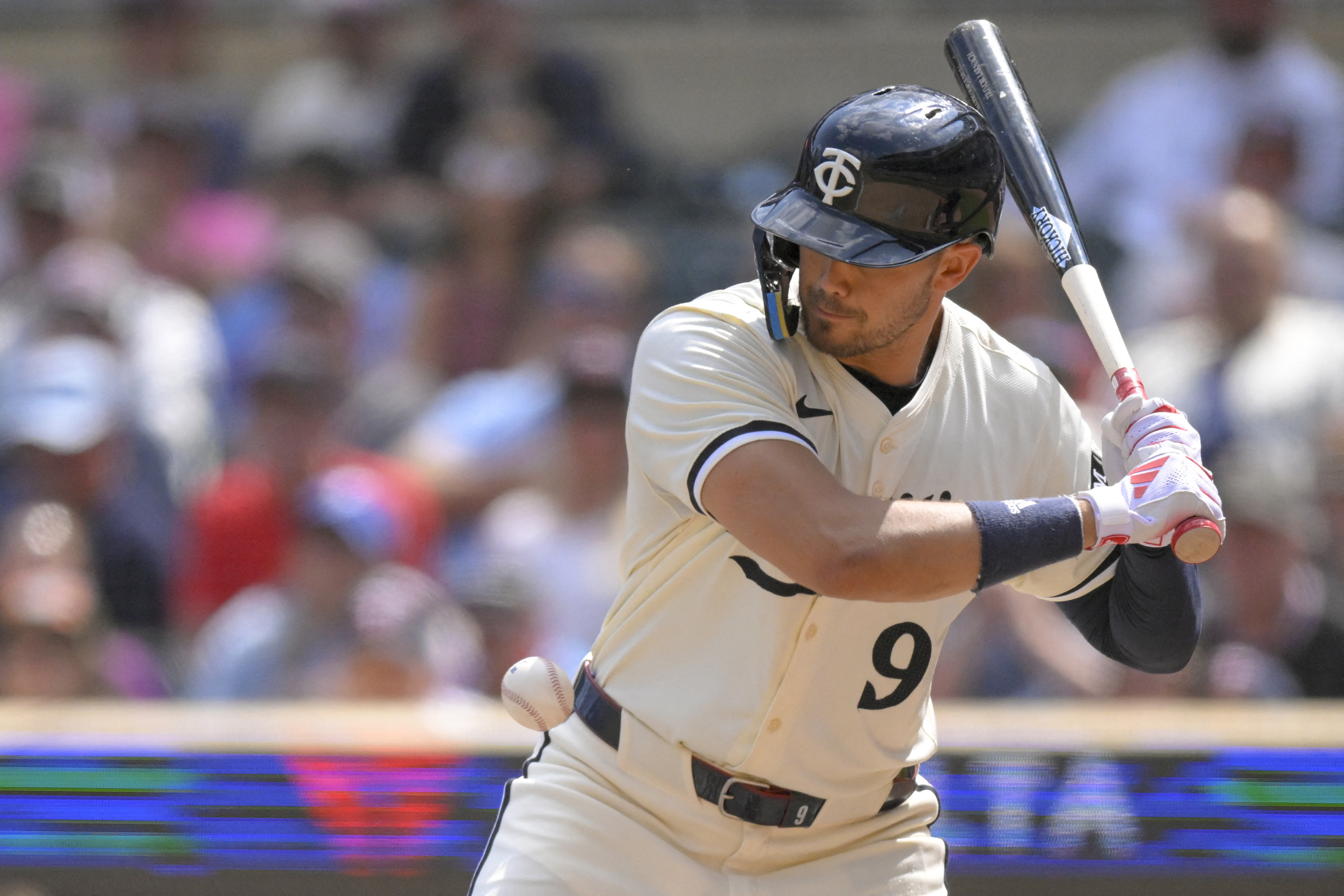 Max Kepler's winning hit allows Twins to silence Phillies | Reuters