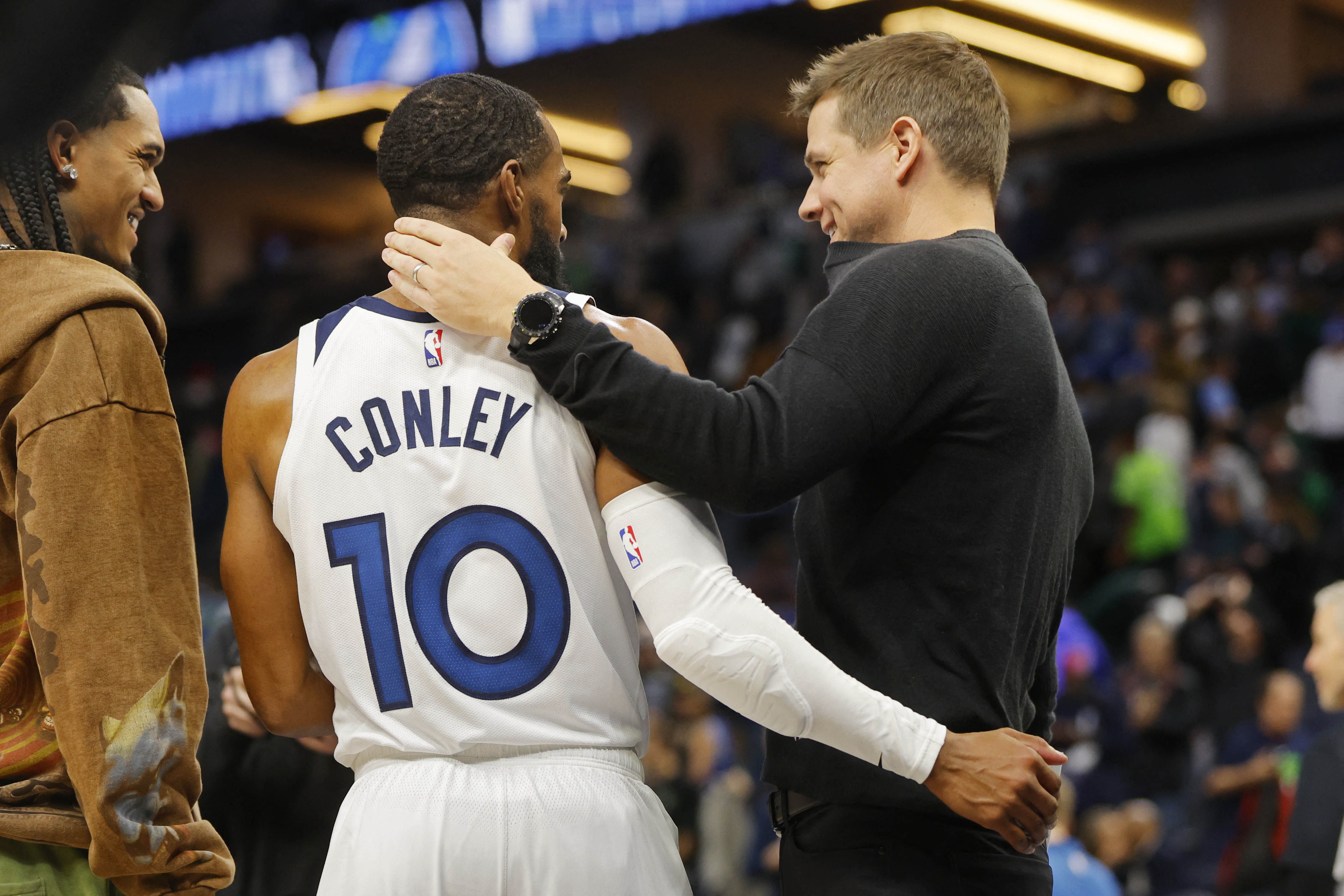 Wolves' third-quarter surge sends Jazz to defeat | Reuters