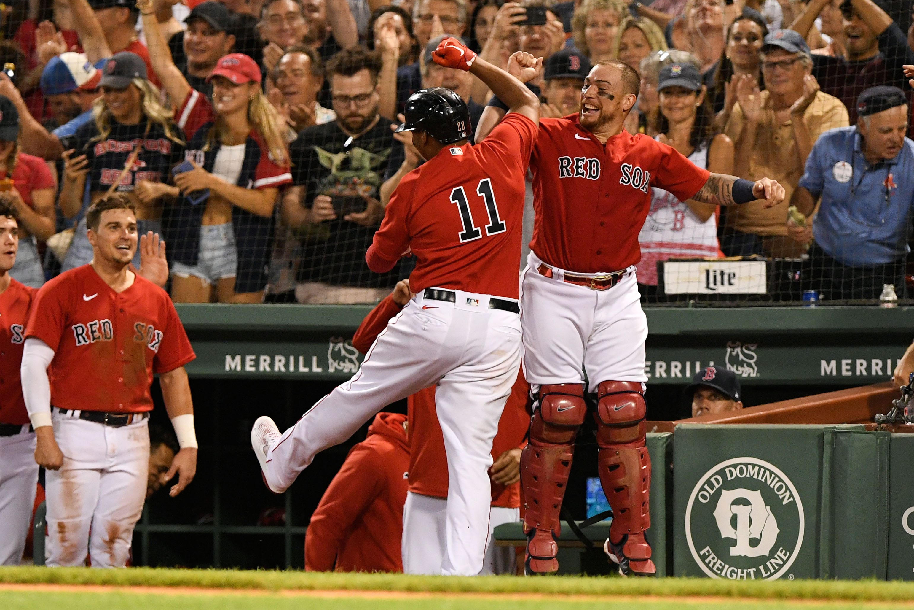 MLB roundup: Tyrone Taylor powers Brewers past White Sox | Reuters