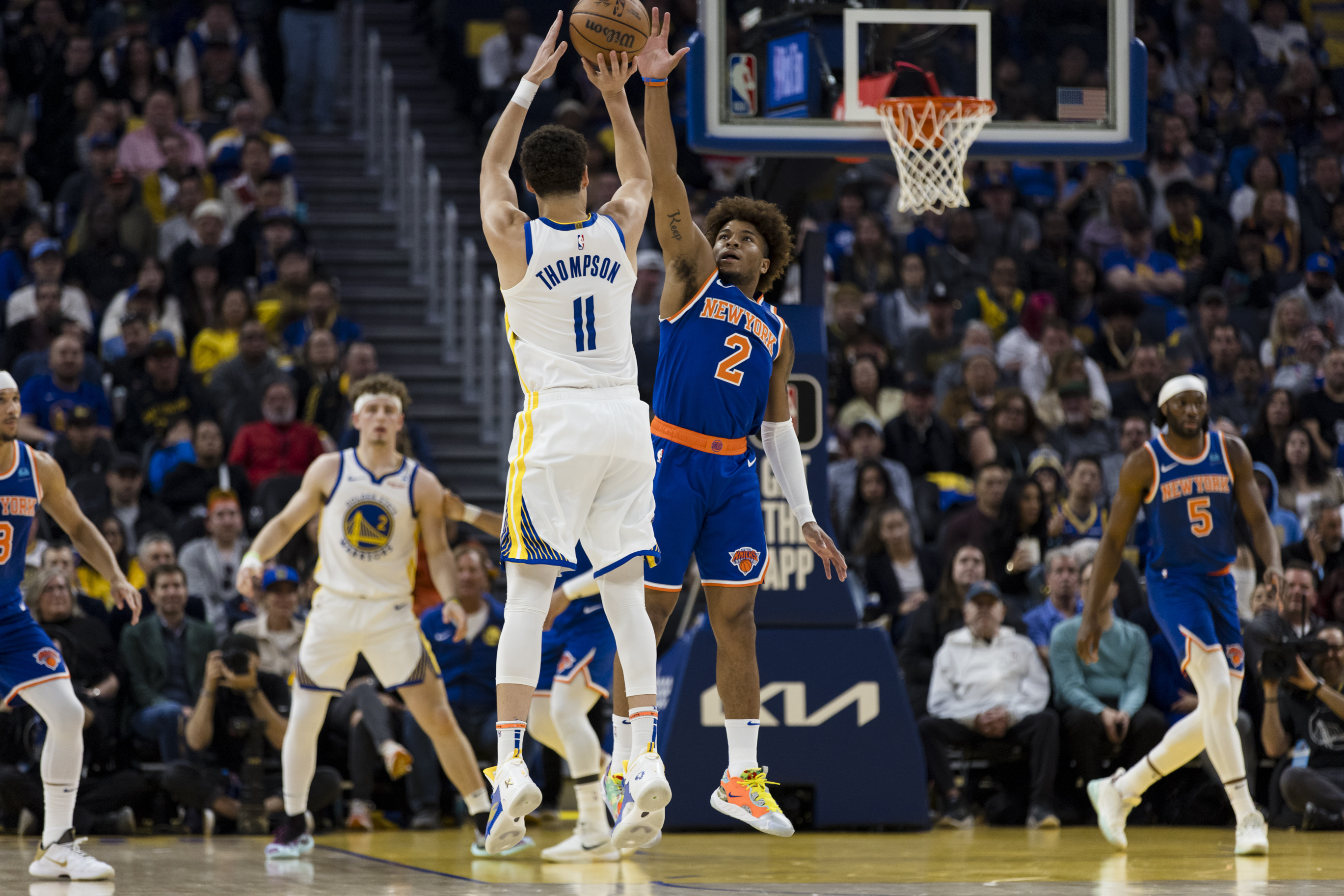 Backcourt duo carries Knicks over Warriors, 119-112 | Reuters