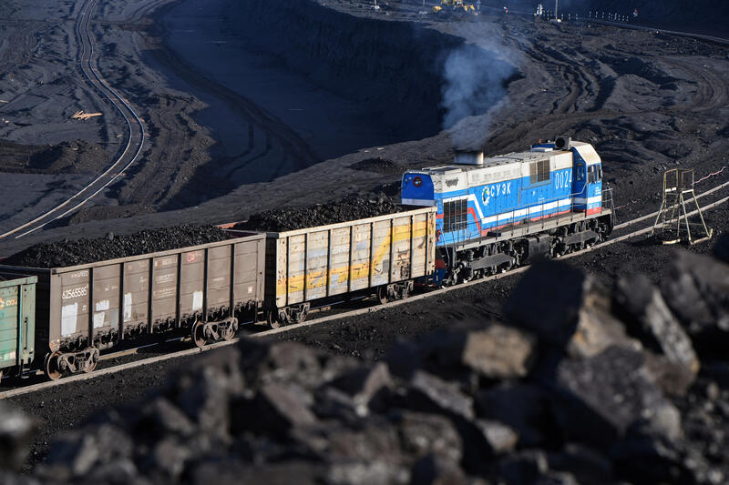 Russian coal exports to Asia struggle amid lower prices | Reuters