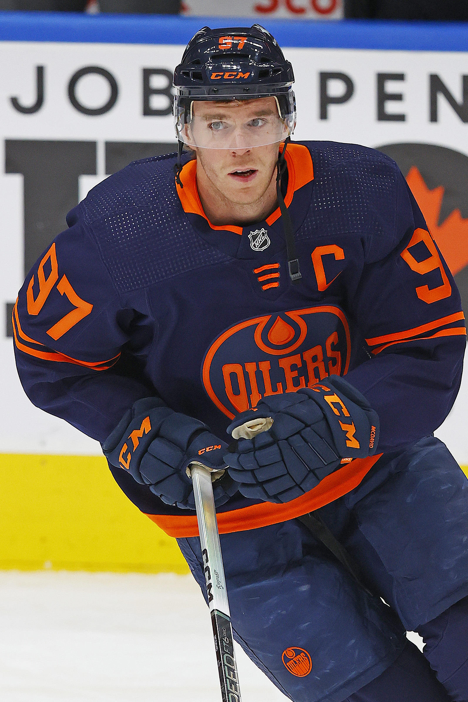 Scott Wedgewood (46 saves), Stars hold off Oilers | Reuters