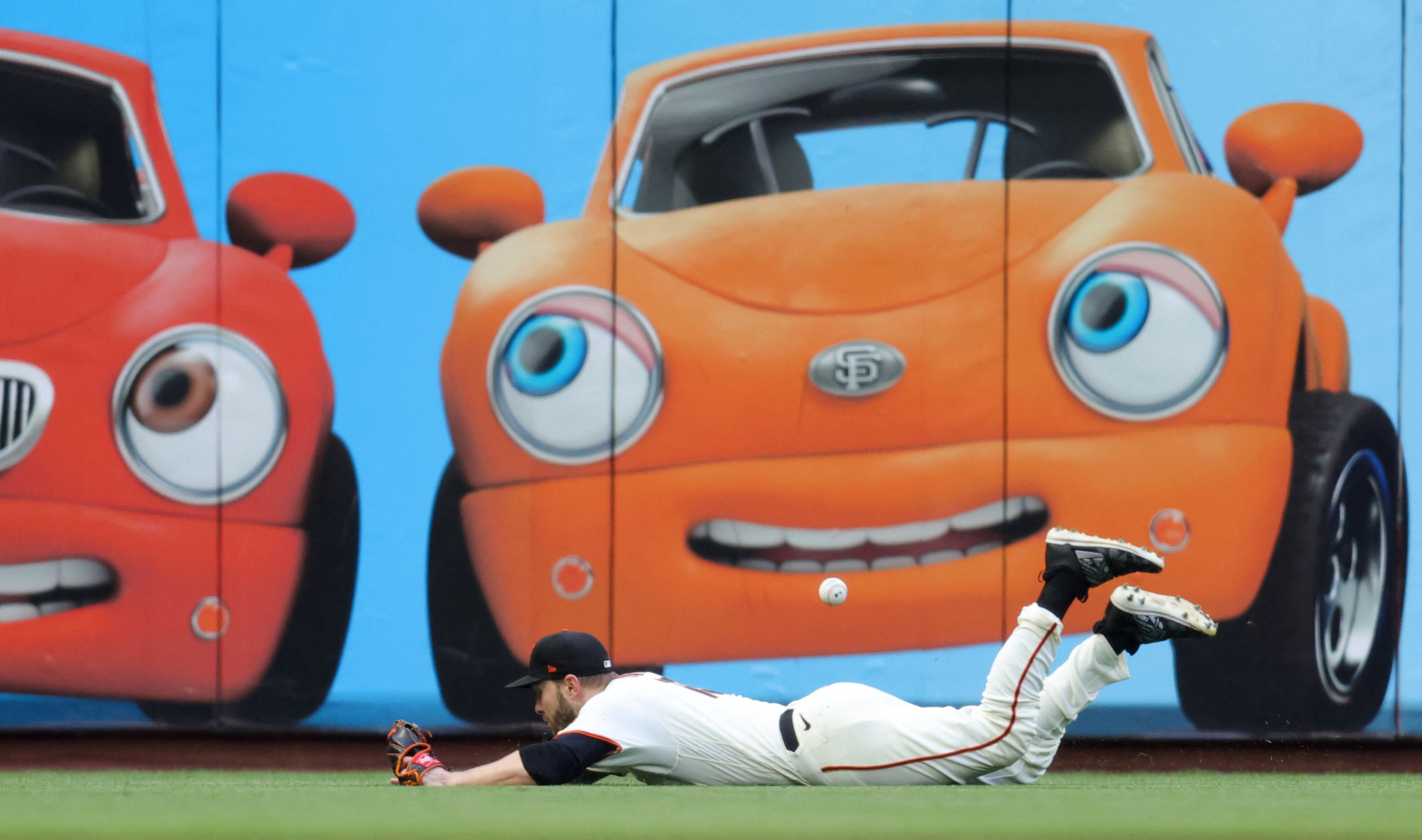 Alex Cobb, Giants shut out Mariners | Reuters