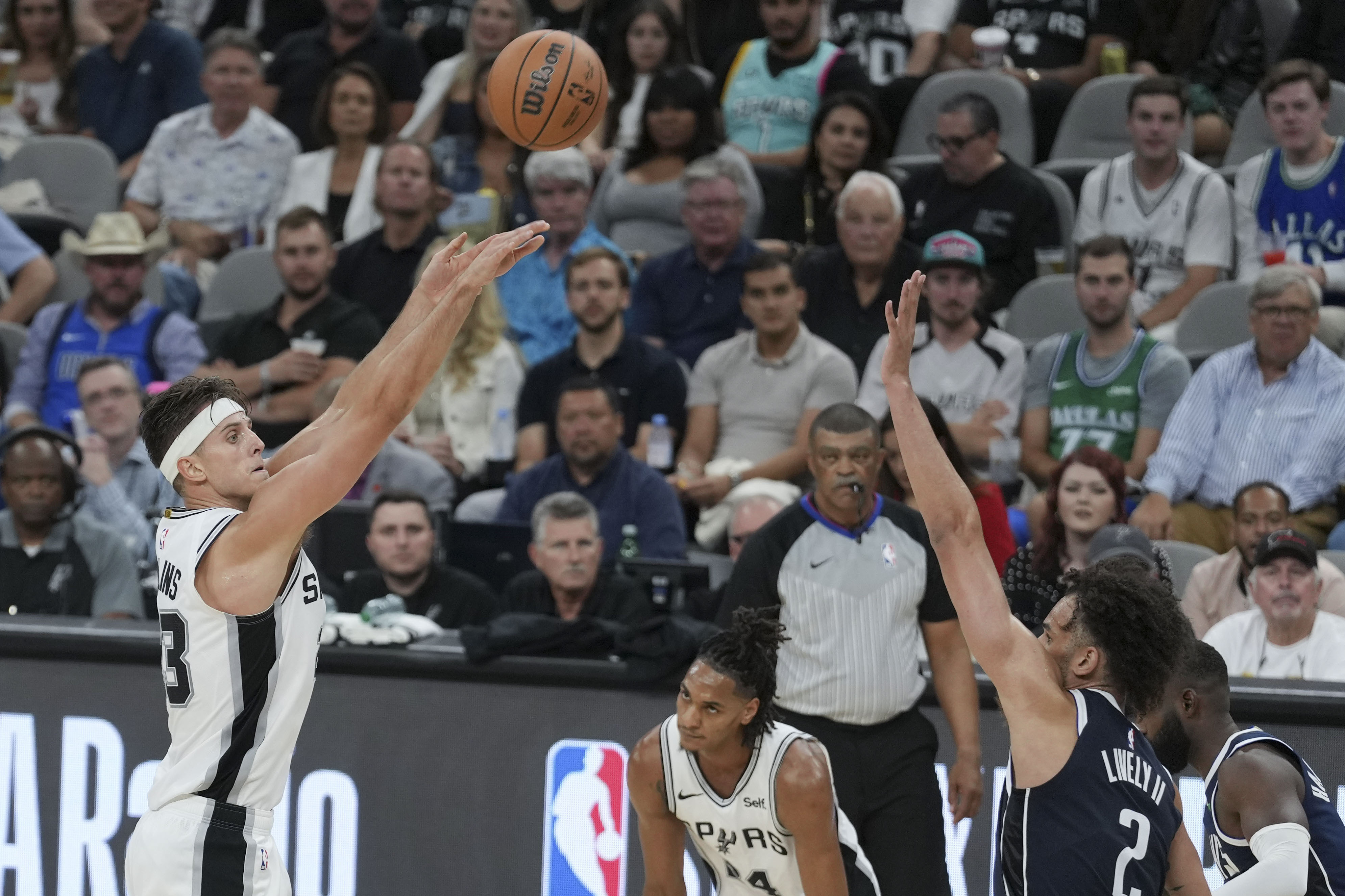 Luka Doncic spoils Victor Wembanyama's debut in Mavs' win | Reuters