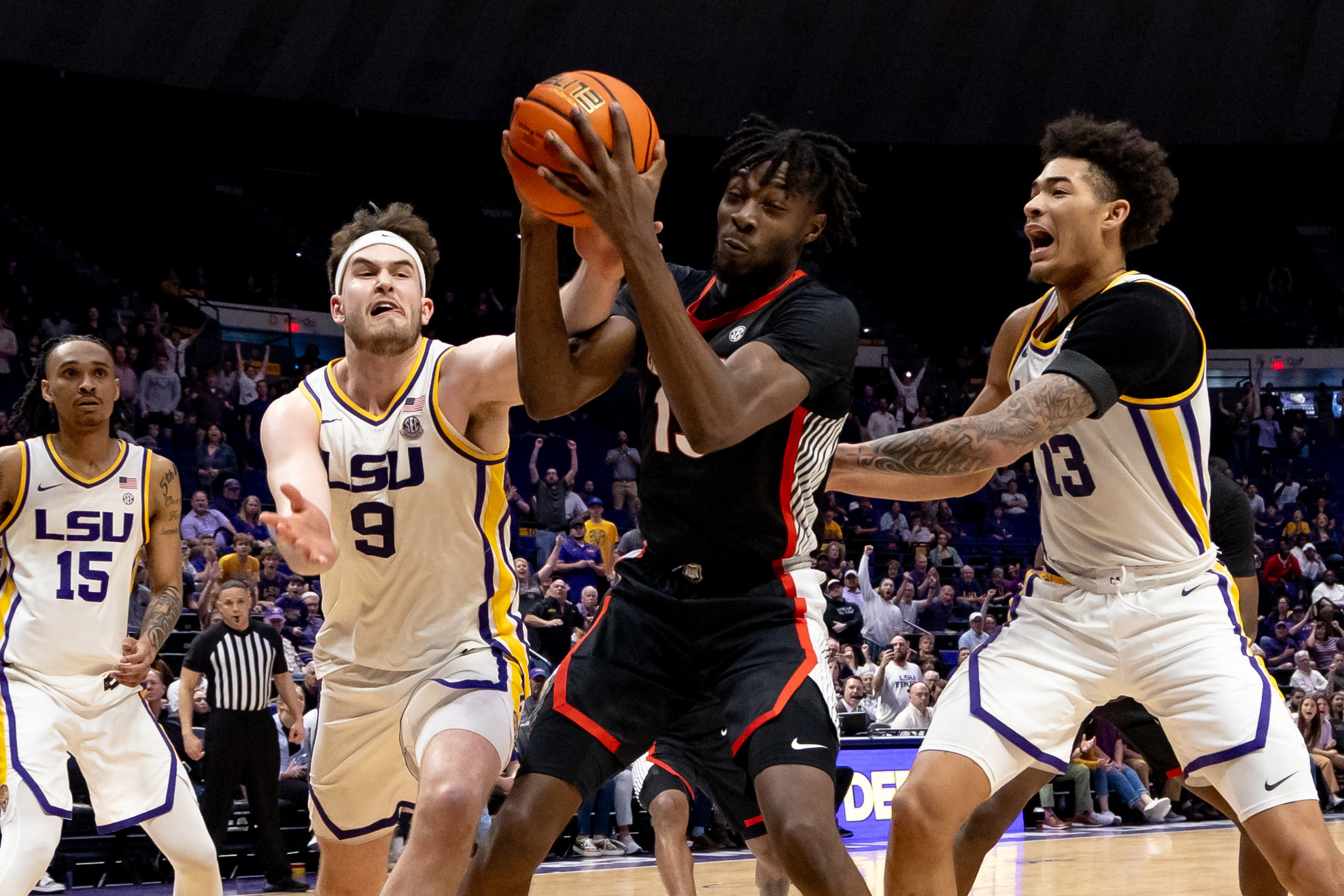 LSU gets revenge, staves off Georgia | Reuters