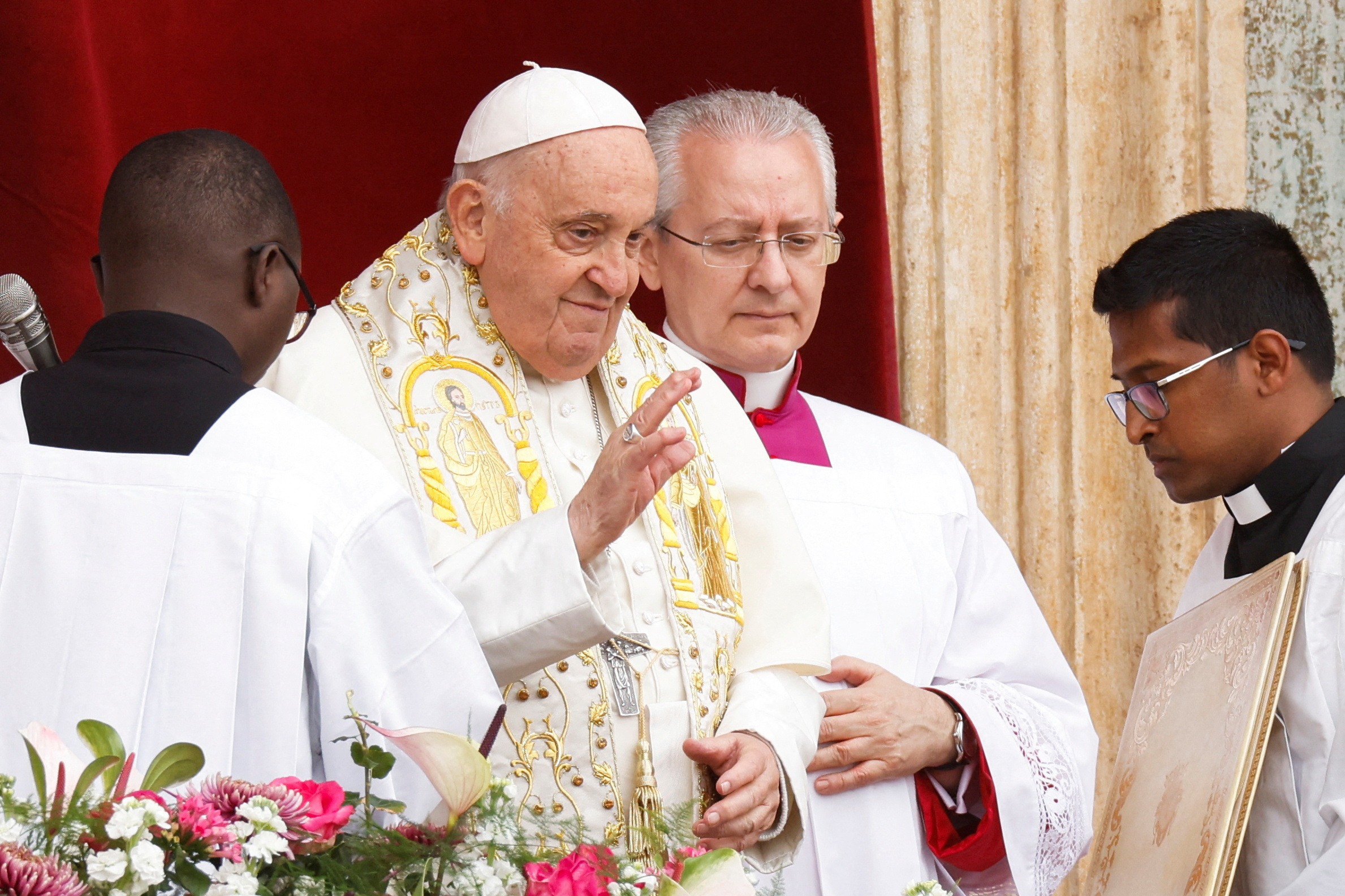 Benedict backed me up on rights for LGBT couples, Pope Francis says ...