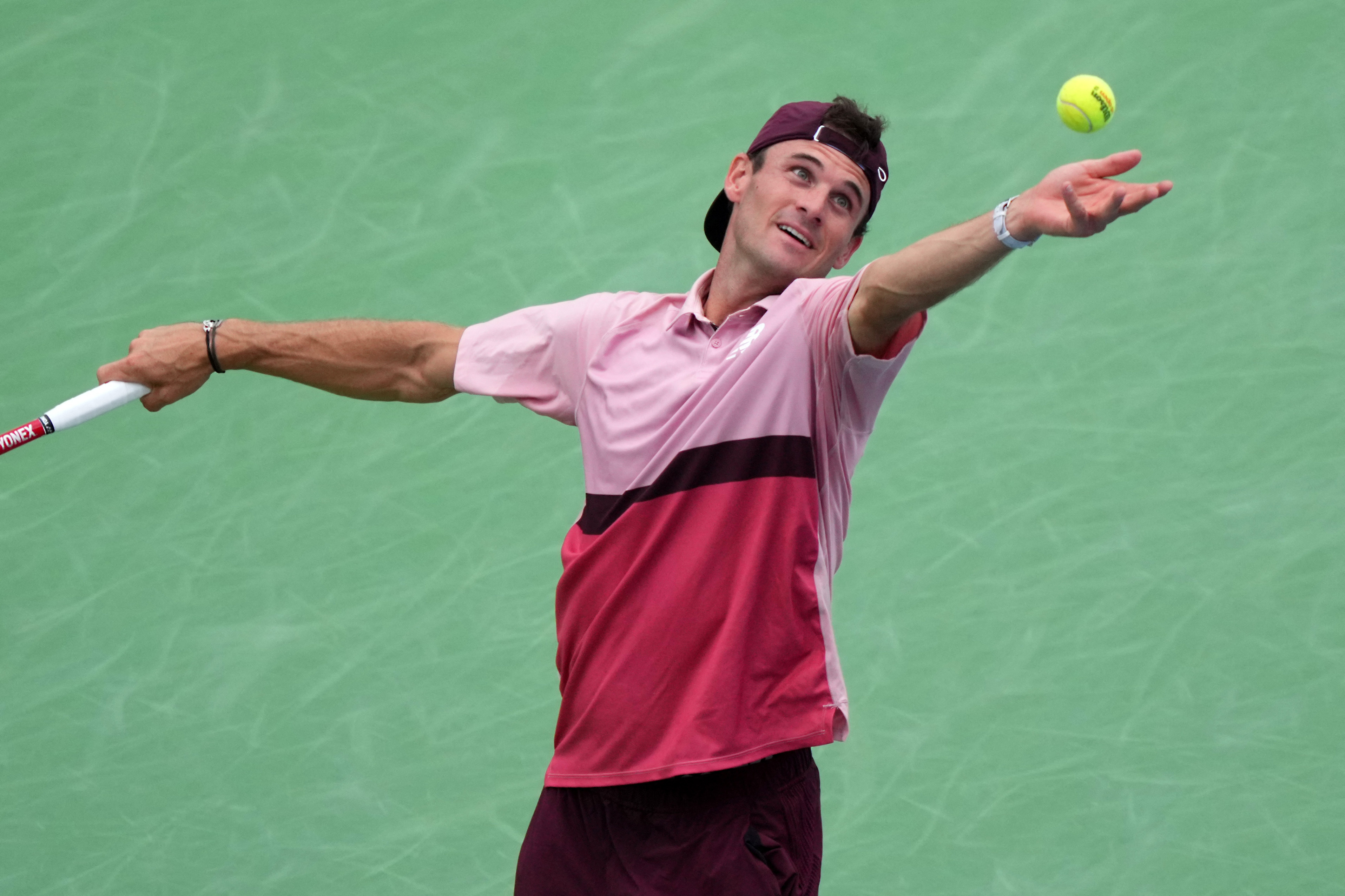 Djokovic eases past Monfils, Alcaraz holds off Paul in Cincinnati | Reuters