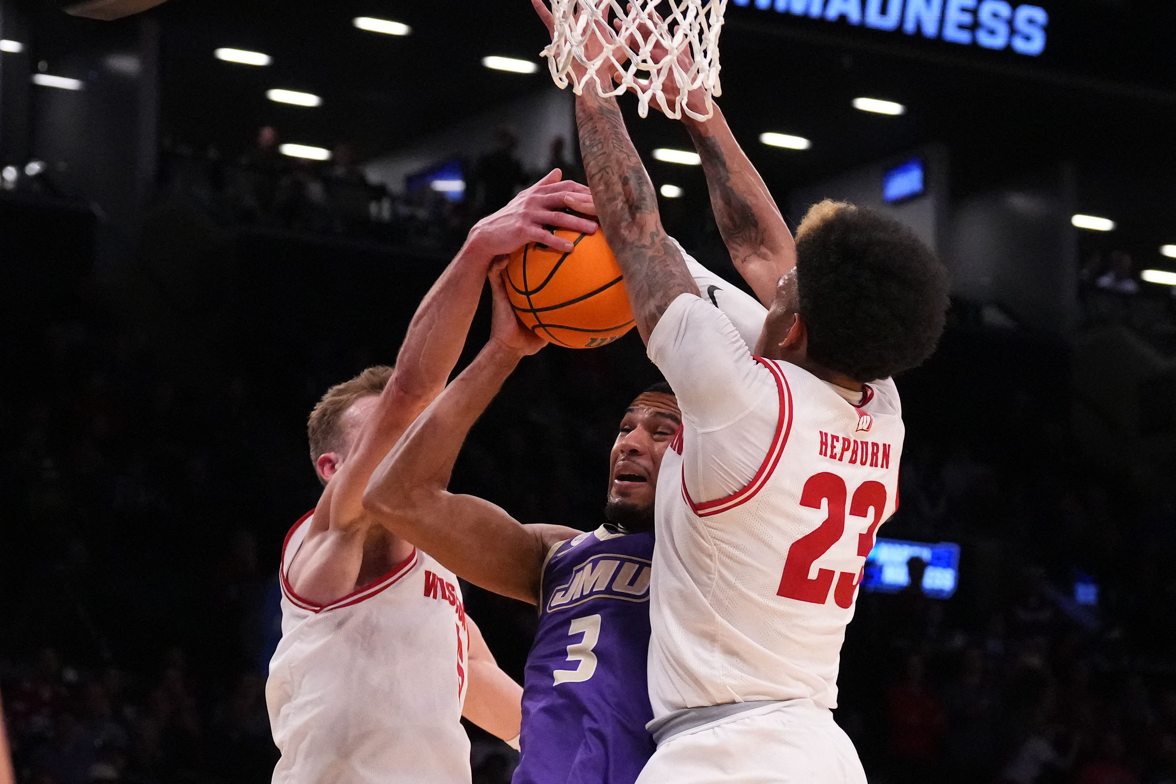 James Madison leads wire to wire in upset of Wisconsin | Reuters