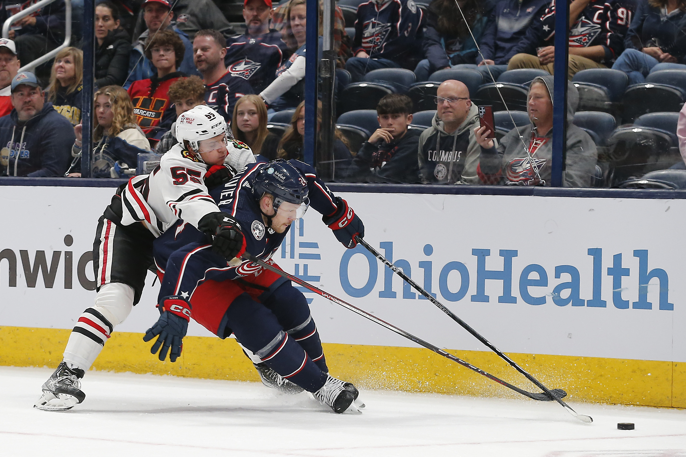 Blue Jackets pile on early, rout Blackhawks at home | Reuters
