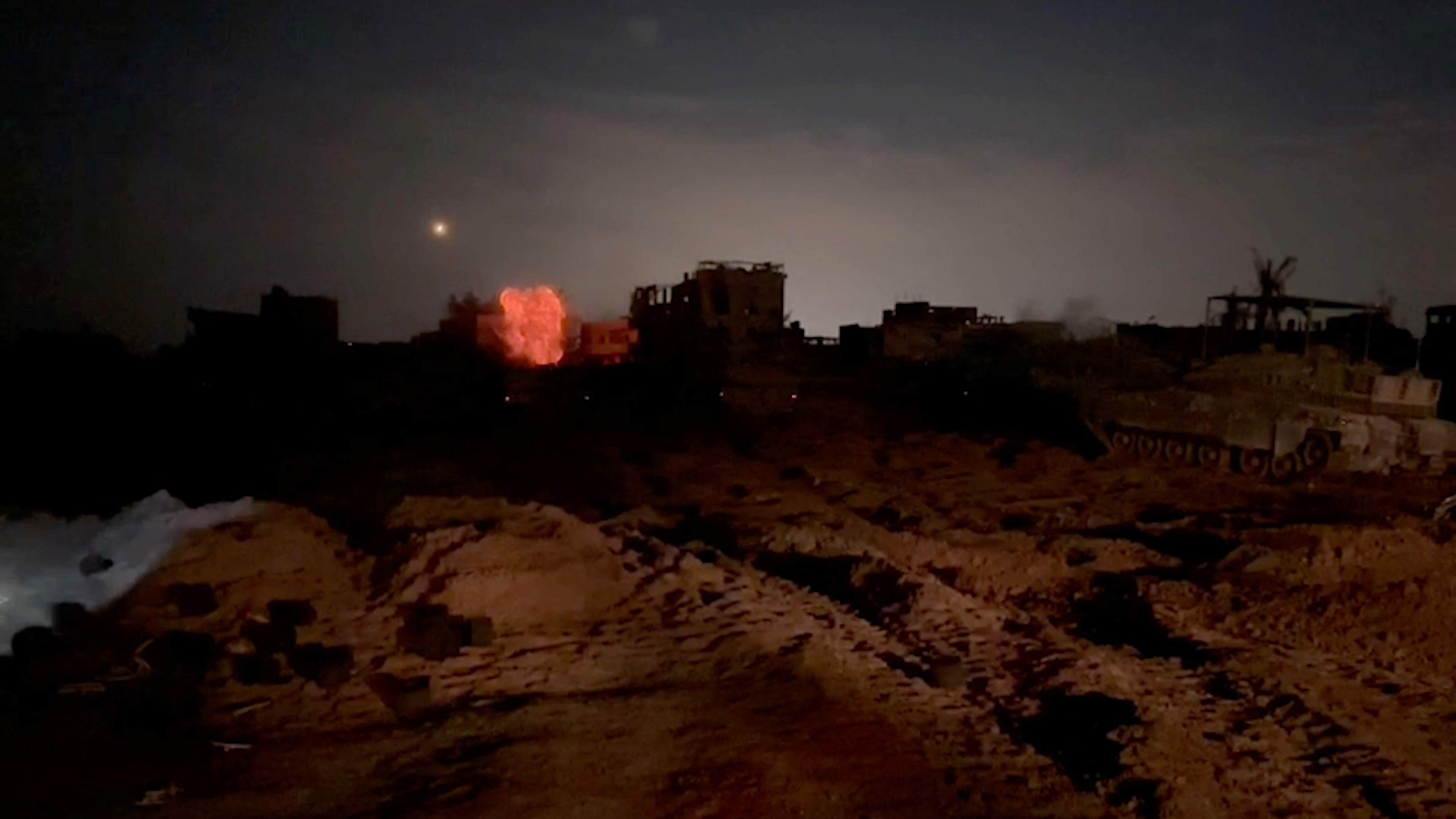 In pictures: Israeli forces battle Hamas in Gaza City - November 16 ...