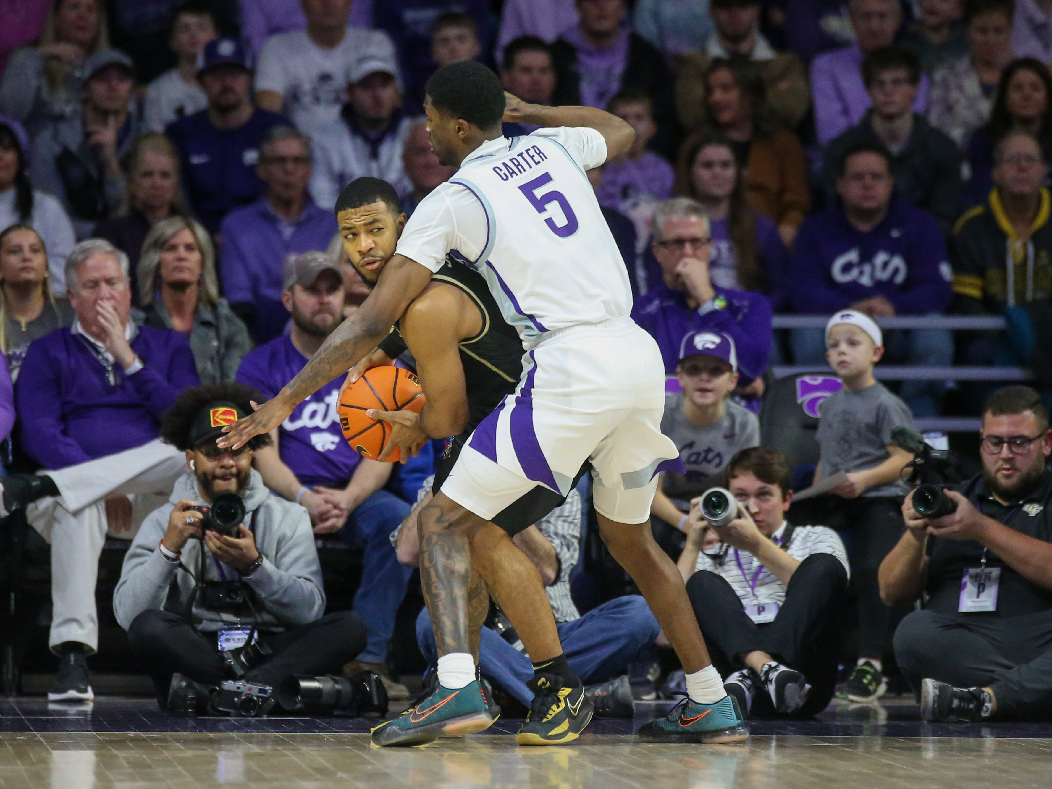 Tylor Perry, Kansas State spoil UCF's Big 12 debut | Reuters