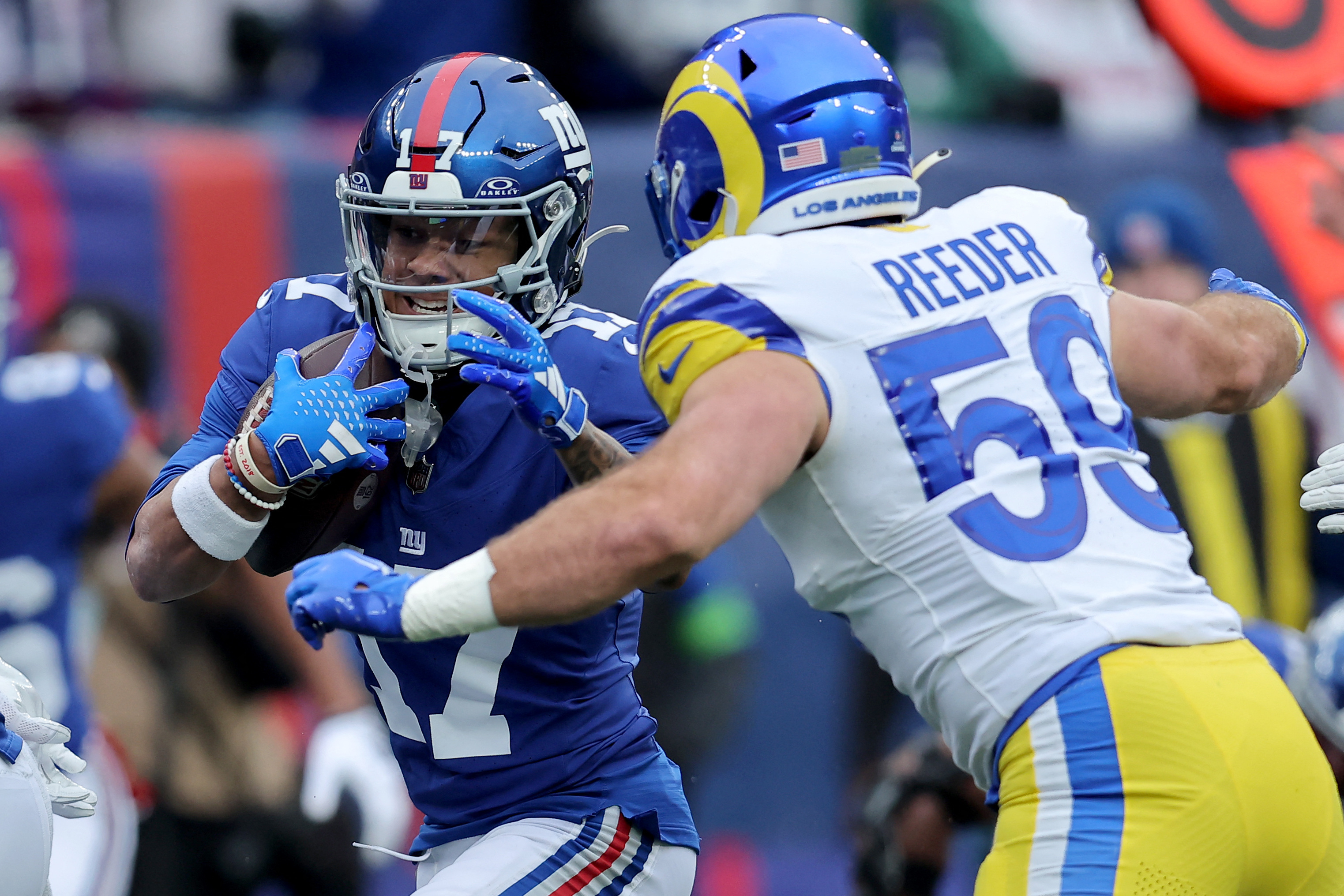 Rams score early, hold off Giants | Reuters