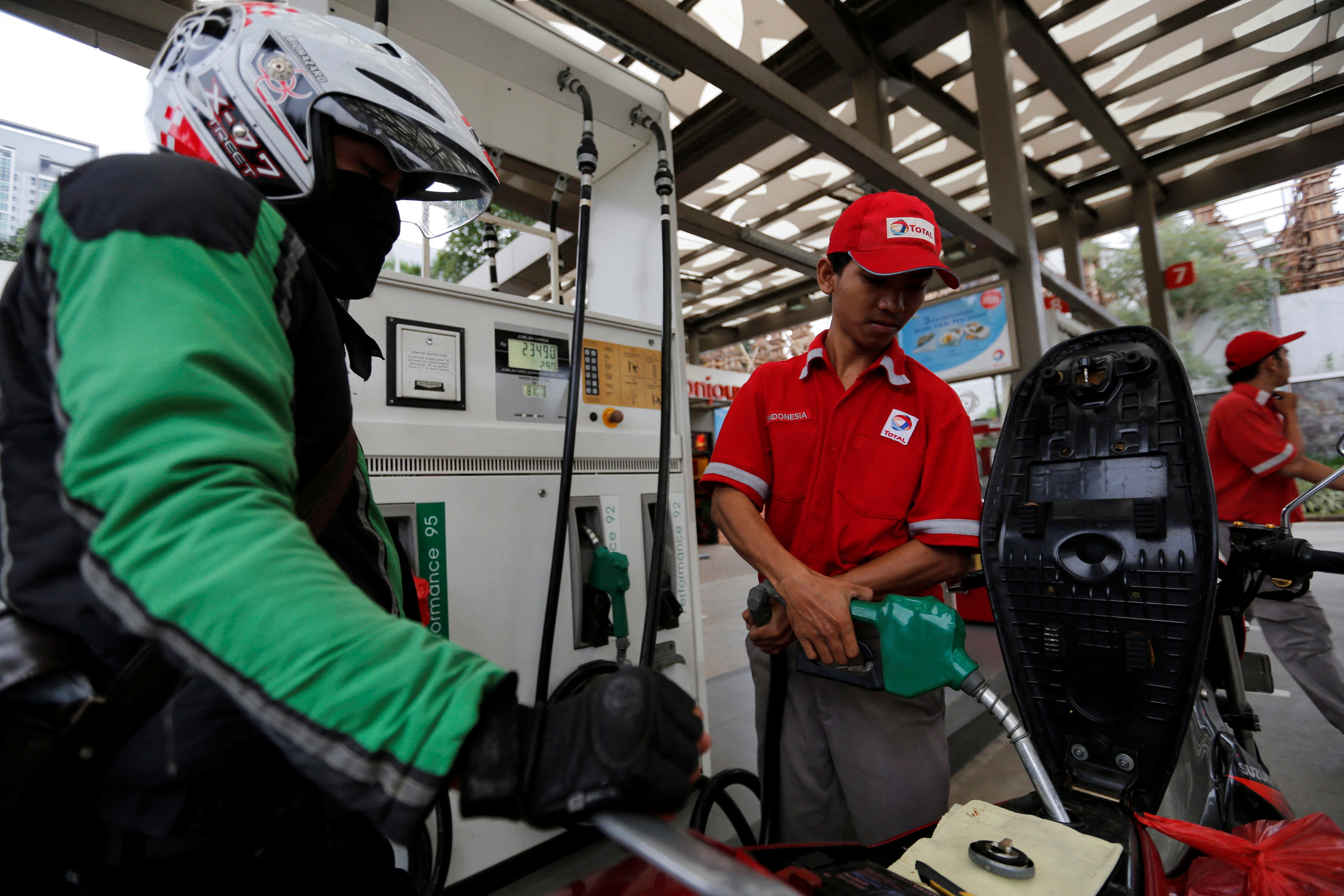 Indonesia to shift $1.6 bln portion of fuel subsidy budget to welfare ...