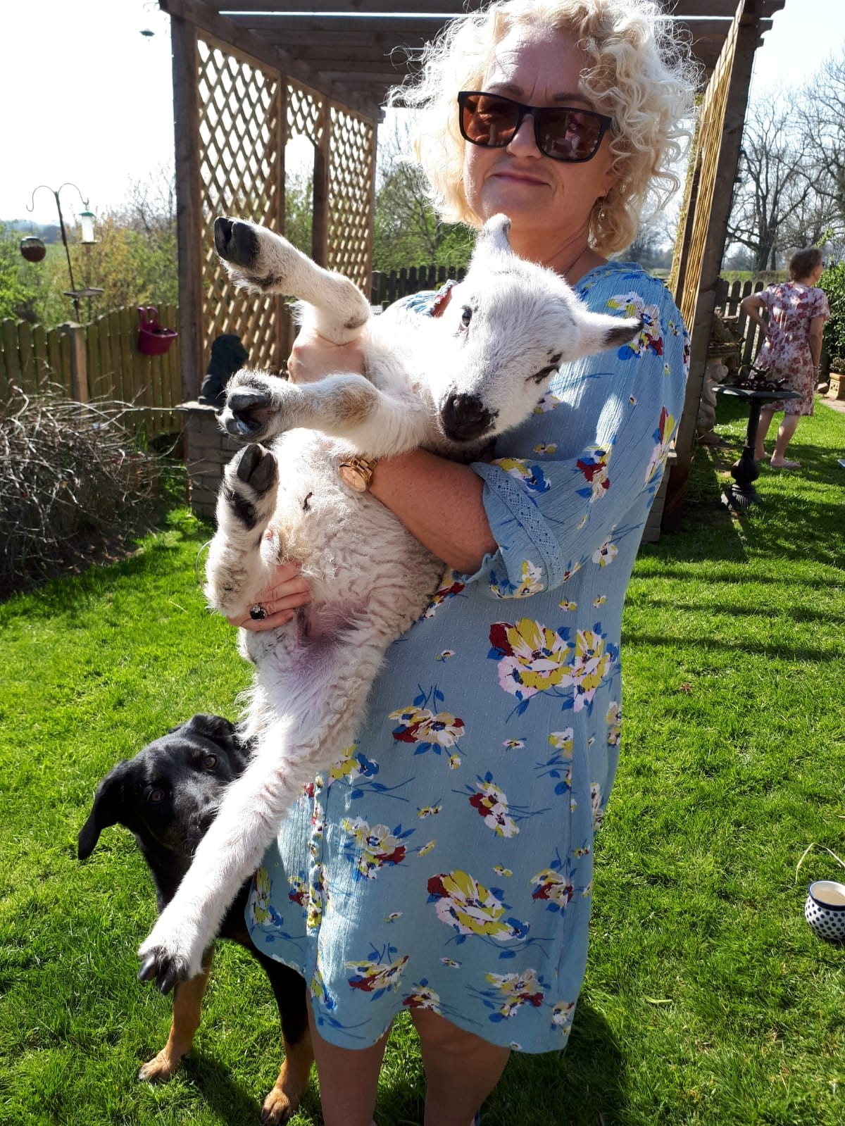 Makeup tutorials aim to give cancer patients a boost in pandemic | Reuters