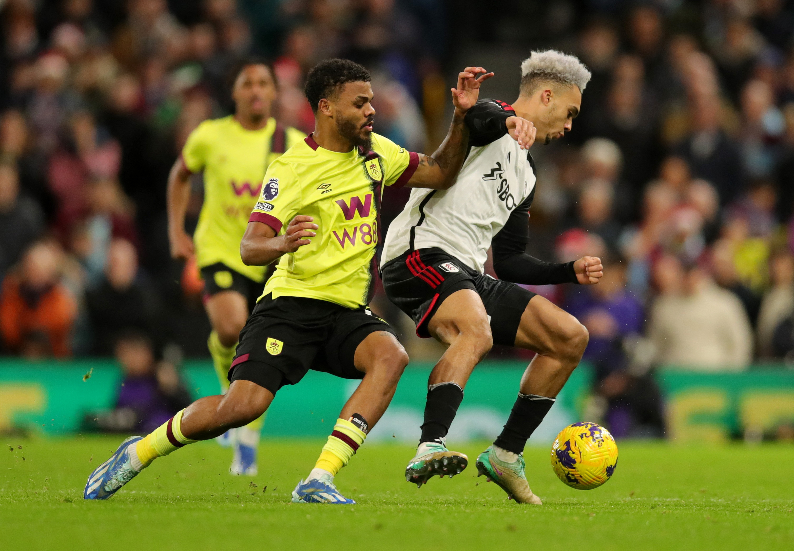 Gritty Burnley shock Fulham to climb off bottom of Premier League | Reuters