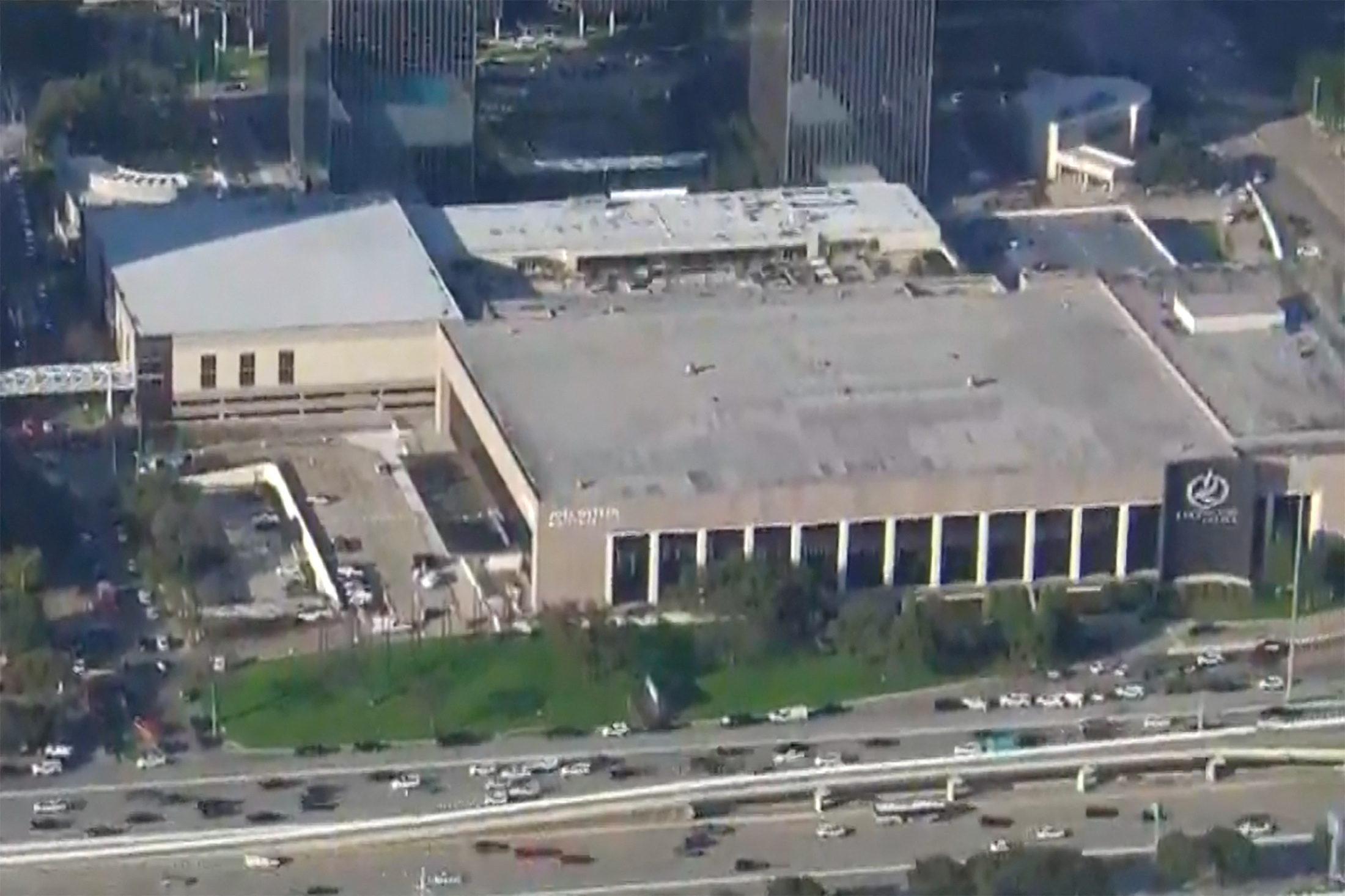 Off-duty cops stop female shooter at Joel Osteen's Houston megachurch ...